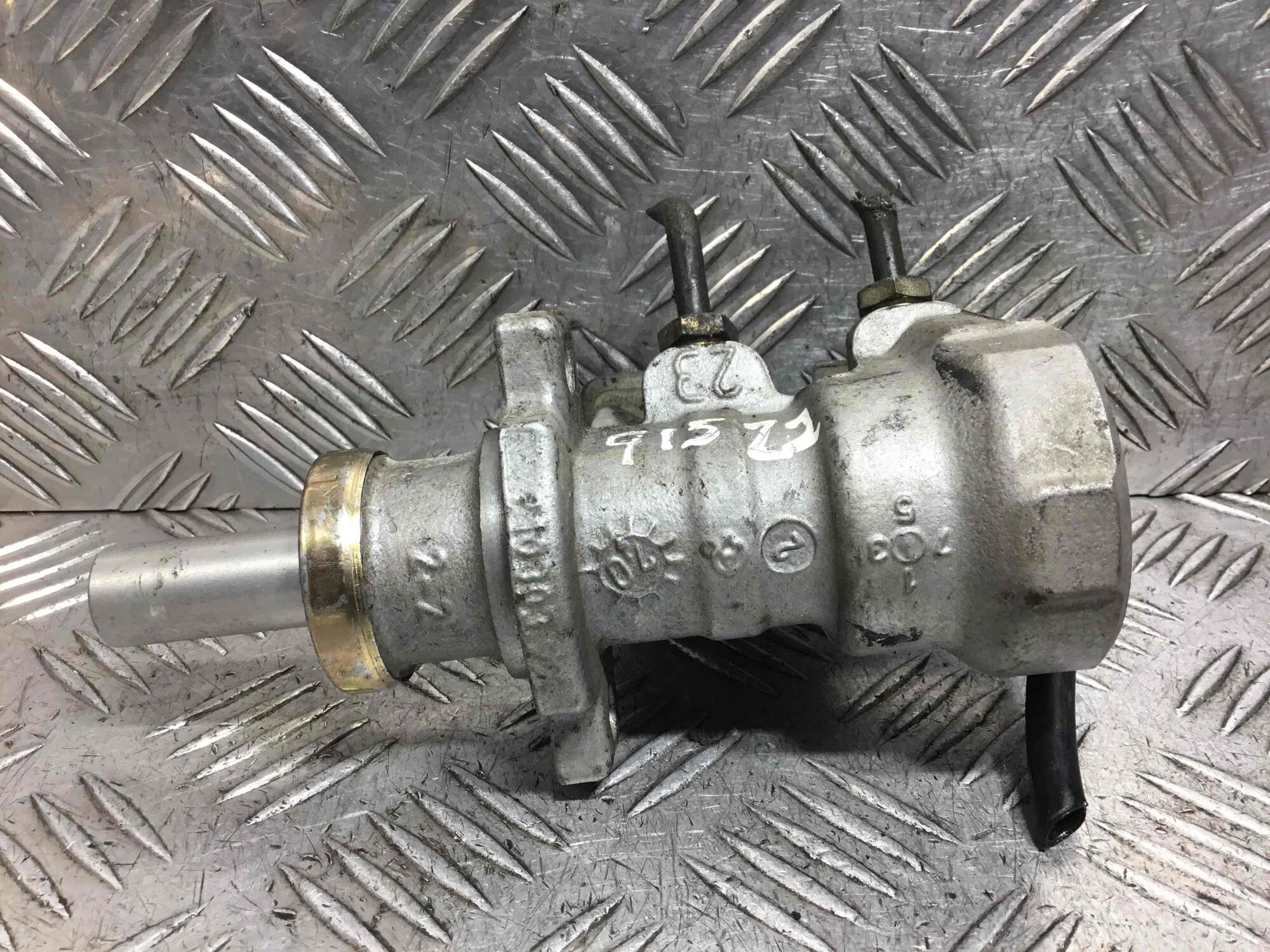 Б/У Цилиндр тормозной главный Ford Focus 1 поколение [рестайлинг] (2001-2005) 2004 г.