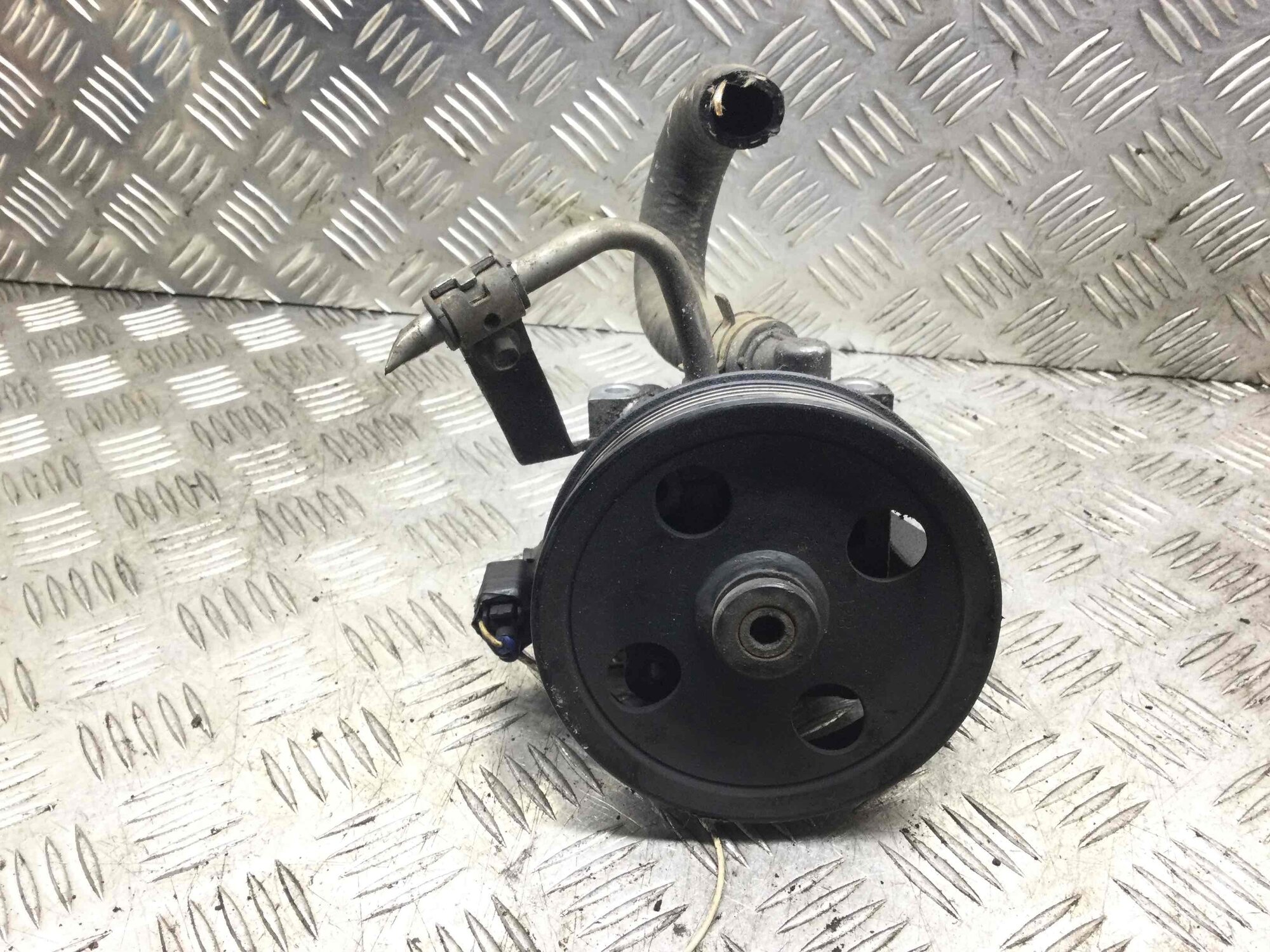 Б/У Насос гидроусилителя руля Ford Focus 1 поколение [рестайлинг] (2001-2005) 2003 г.