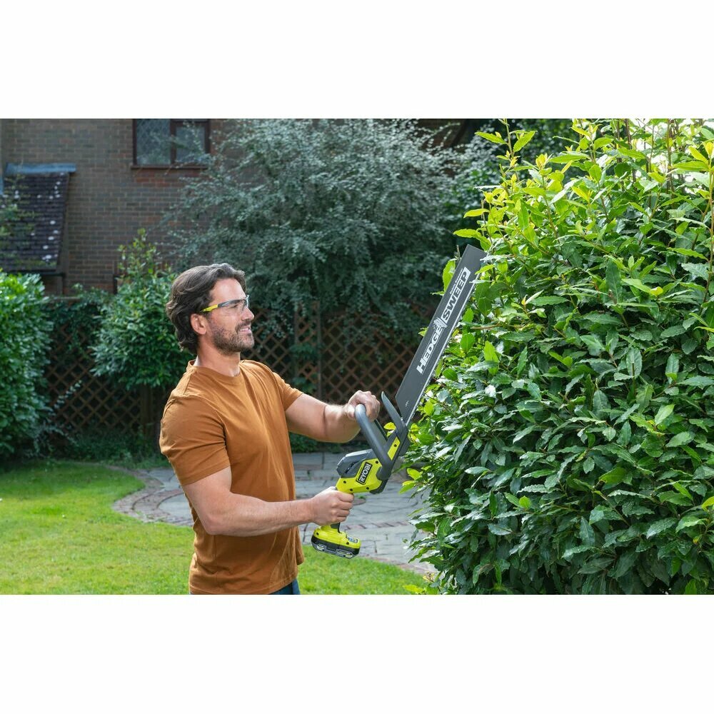 Кусторез, Ryobi, Ryobi ONE+ 18В RY18HT45A-120 5133005381, ухода за садовыми изгородями, используется — фото 1