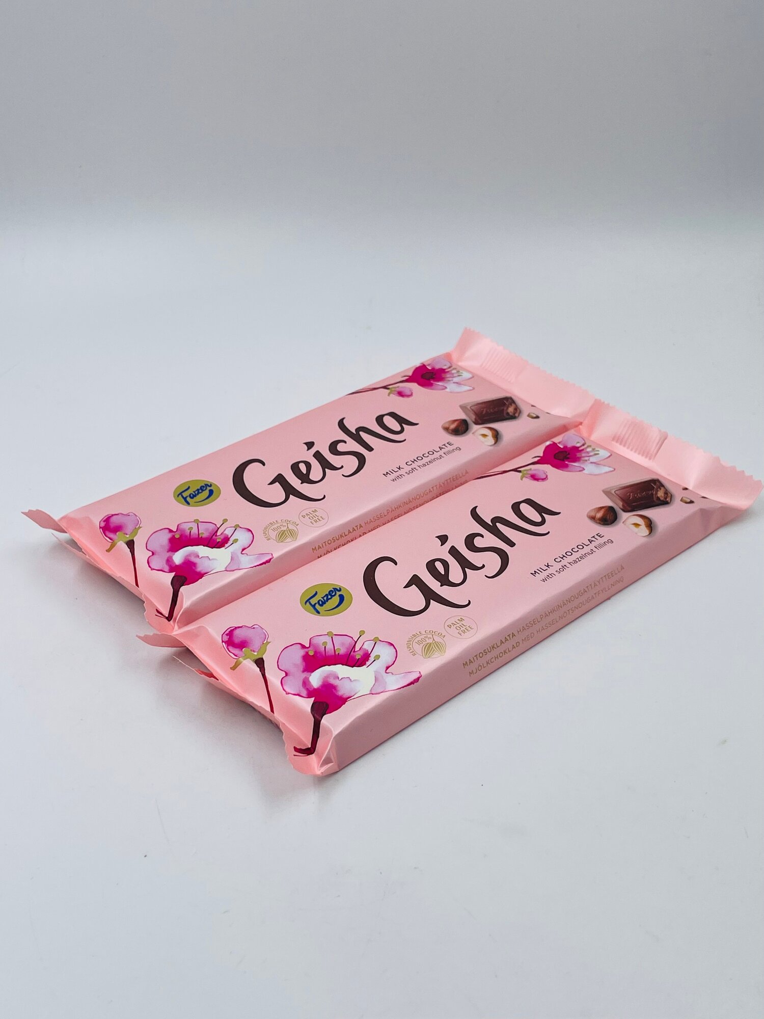 Молочный шоколад Fazer Geisha с начинкой из тертого ореха (2 шт по 100 г) 200 г (Финляндия)