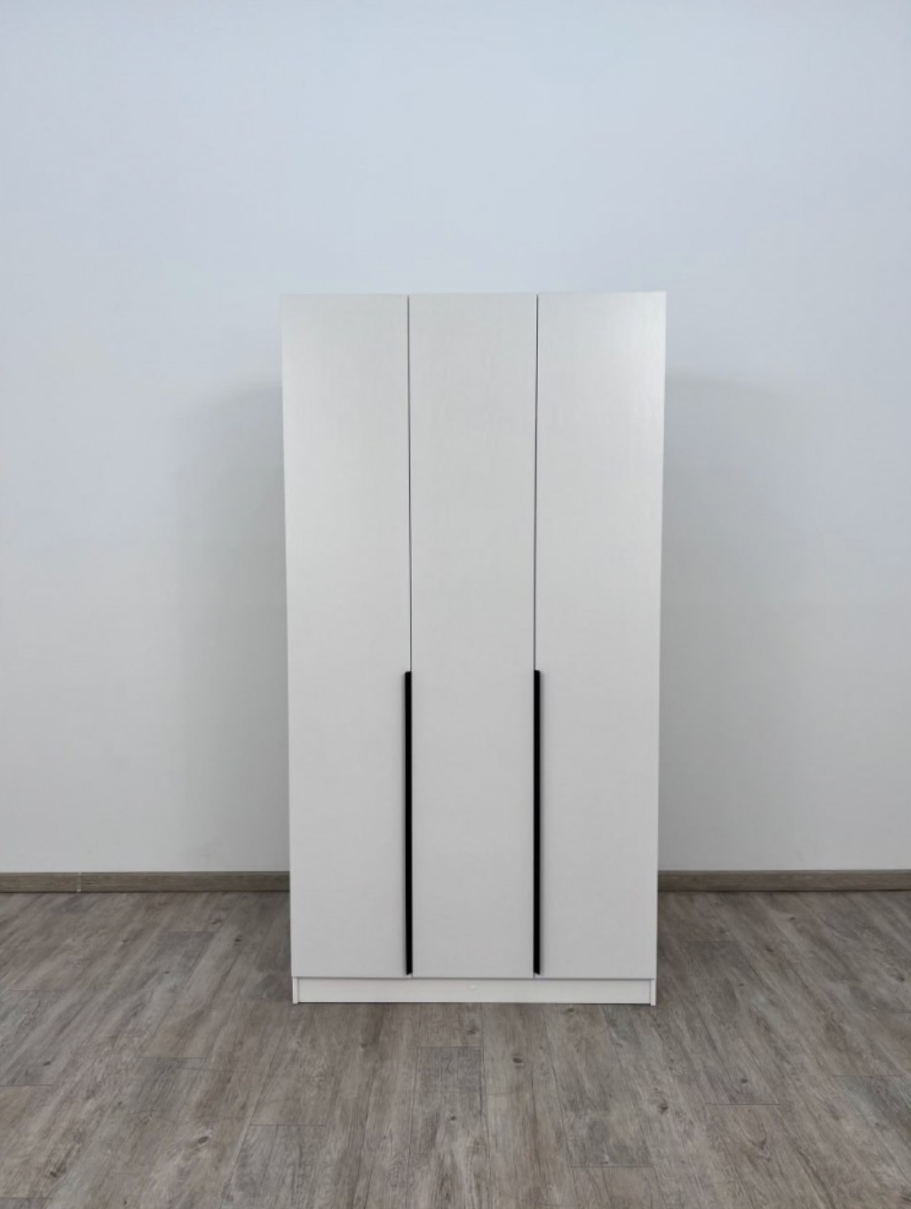 Шкаф 3-х створчатый Шкаф Мадрид 120 см без зеркала белый распашной