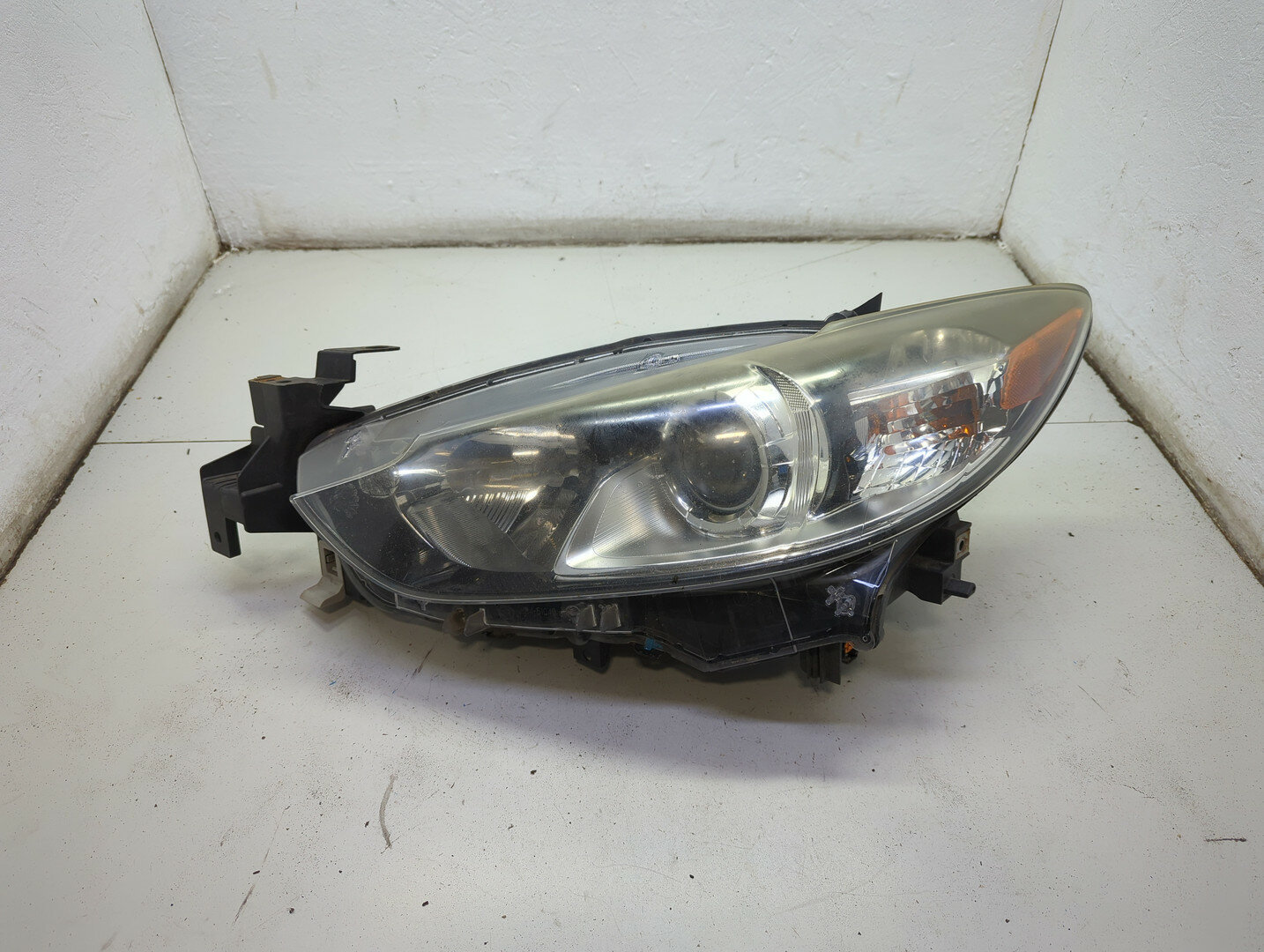 Фара (передняя) левая Mazda 6 (GJ) Б/У