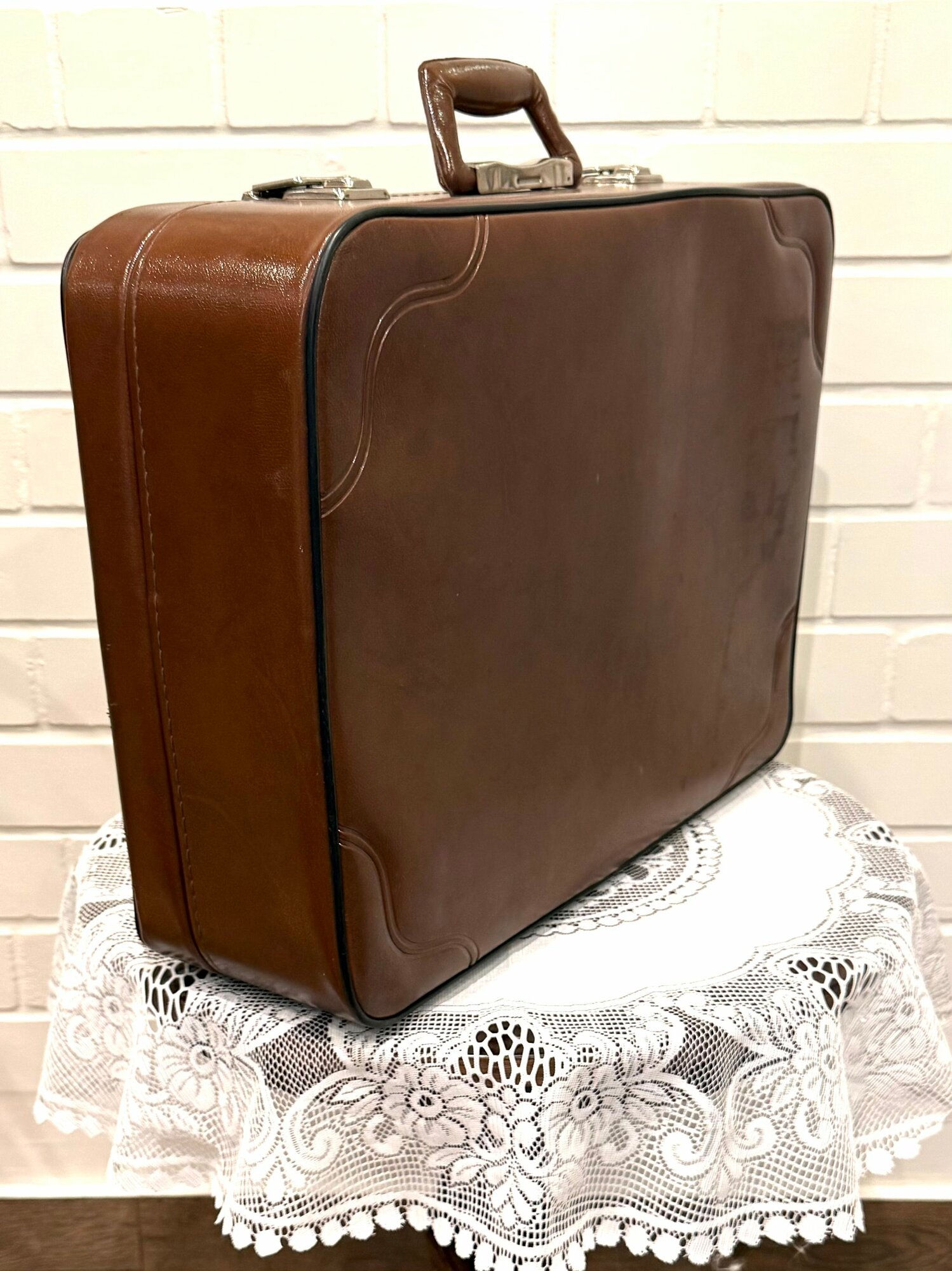 Ретро чемодан СССР, коричневая кожа, винтаж, 1982 г, 59х45х17 см.