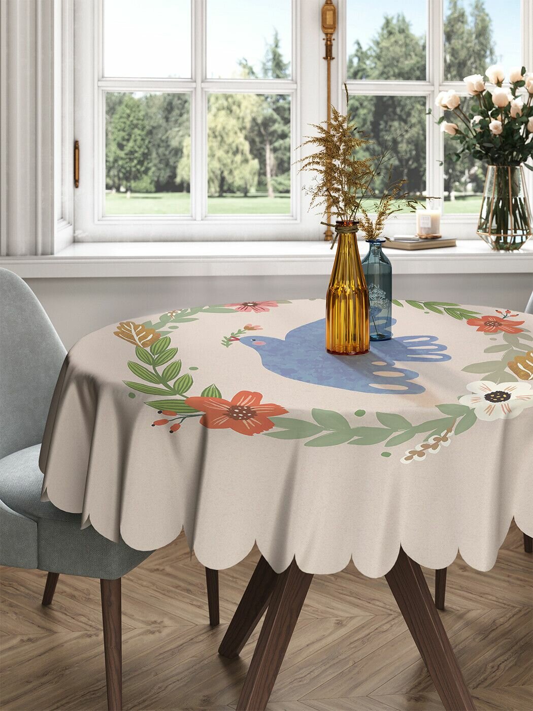 Круглая скатерть на стол с принтом "Птица в цветах" 150х150 см, JoyArty
