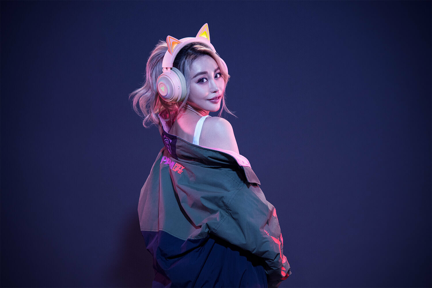 Наушники игровые проводные Razer Kraken Kitty Edition Quartz (RZ04-02980200-R3M1), розовый