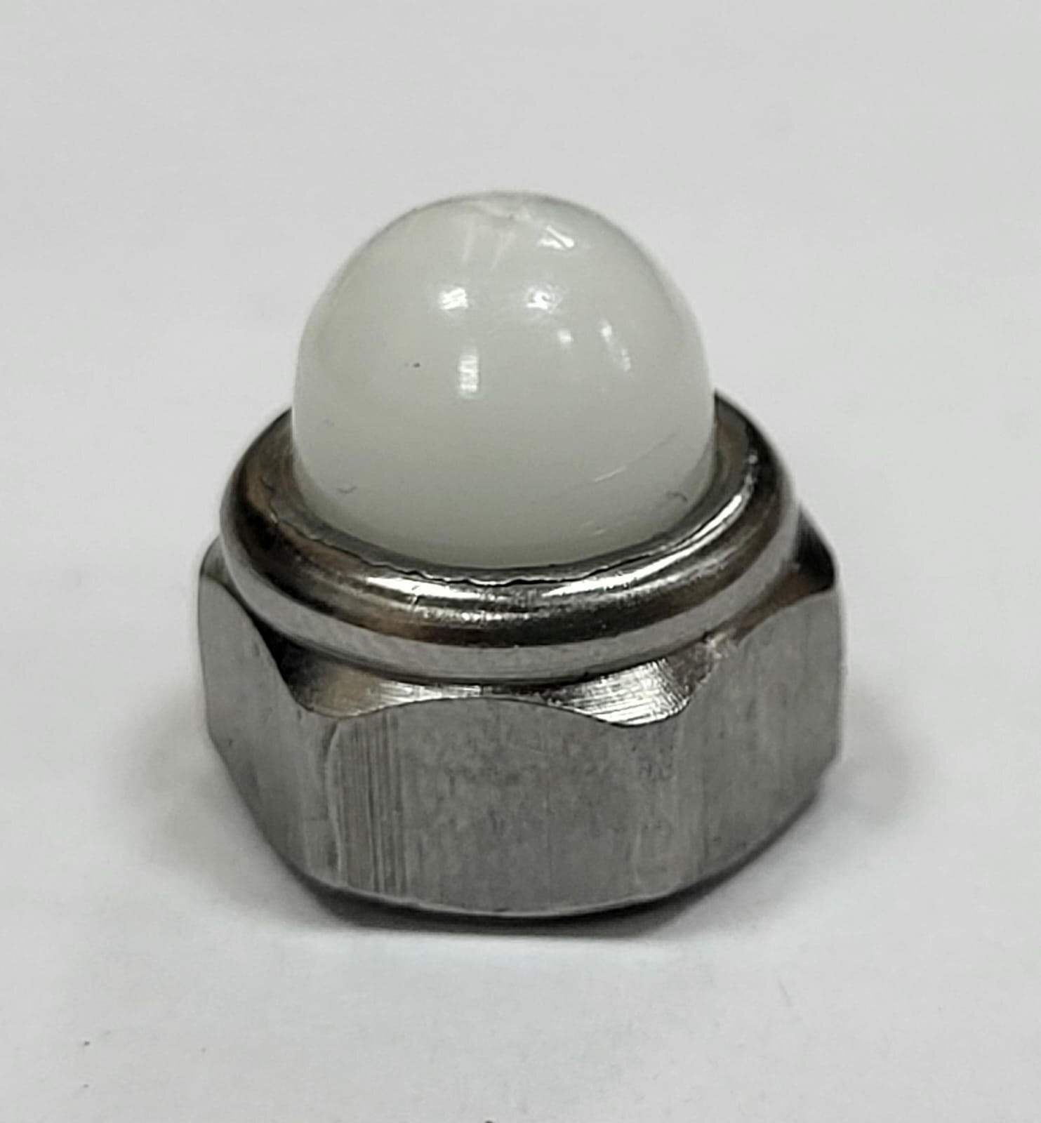 Гайка Море-Метизов DIN 986 А2, колпачковая самоконтрящаяся с пластиковым колпачком, М6, 10 шт.