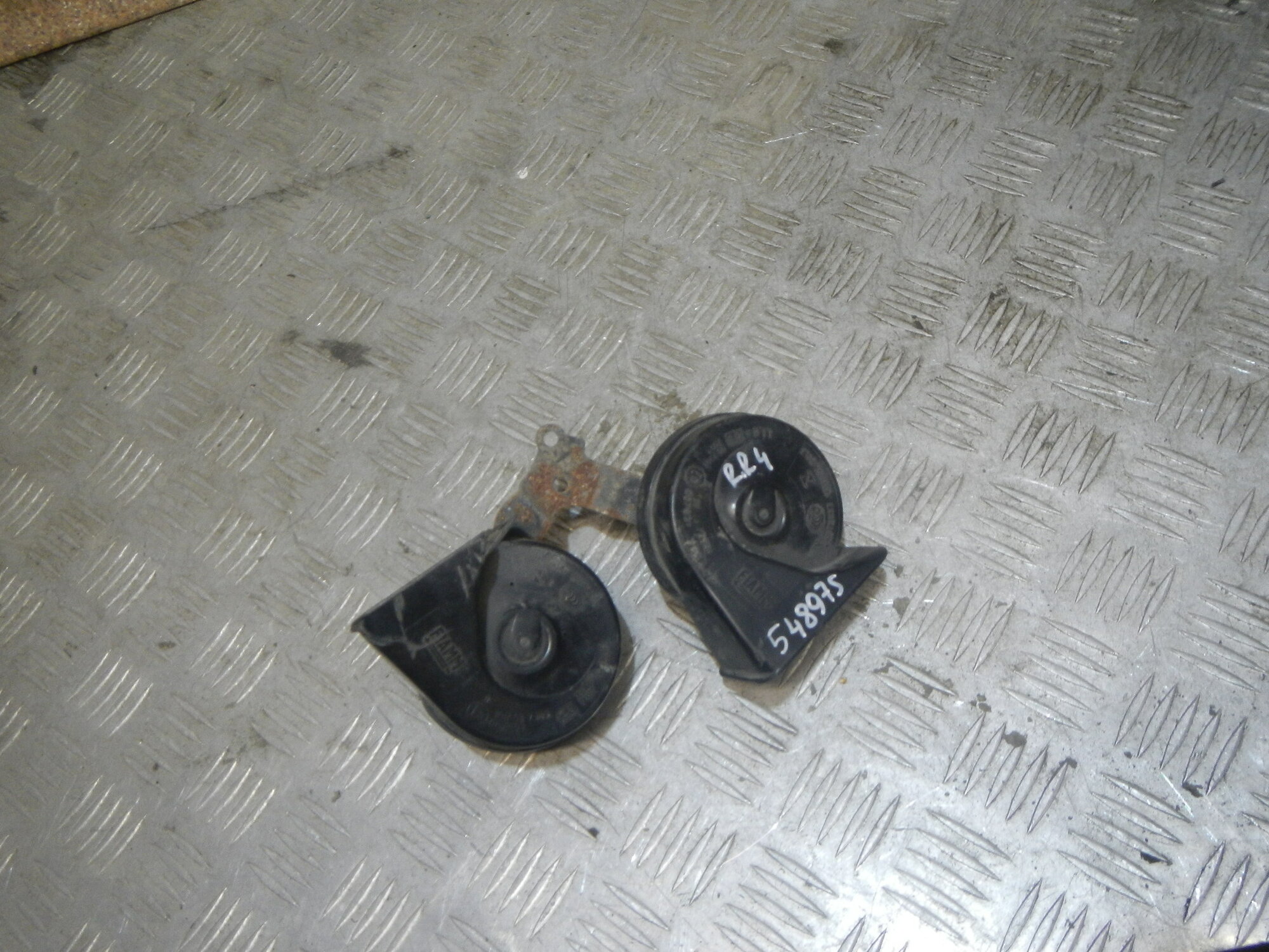 Б/У Сигнал звуковой, Land Rover (Ленд Ровер)-RANGE IV (13-) LAND ROVER RANGE ROVER IV (13-) Нет куска корпуса, трещина....