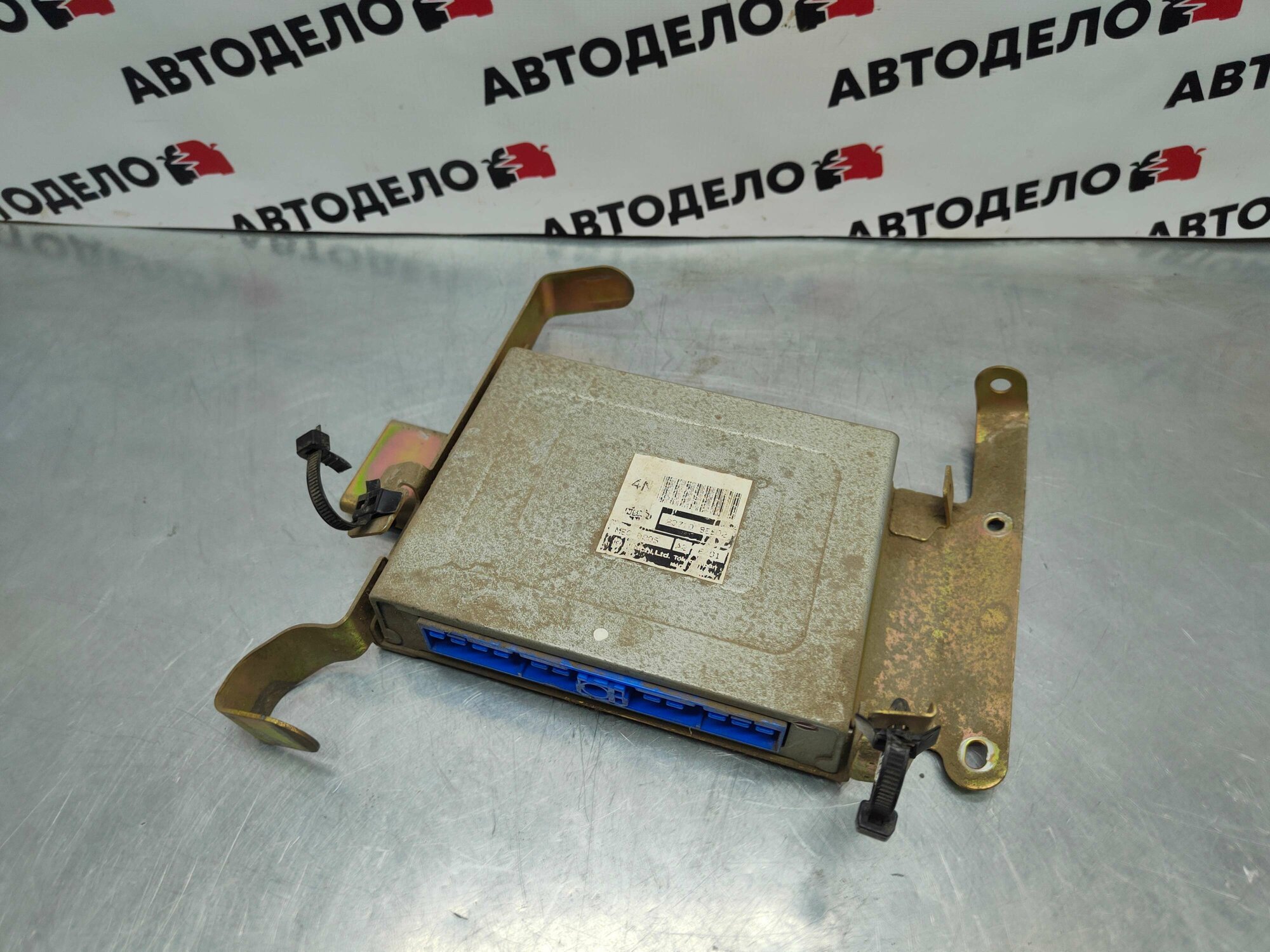 Блок управления двс Nissan Bluebird U14 1996 г.в
