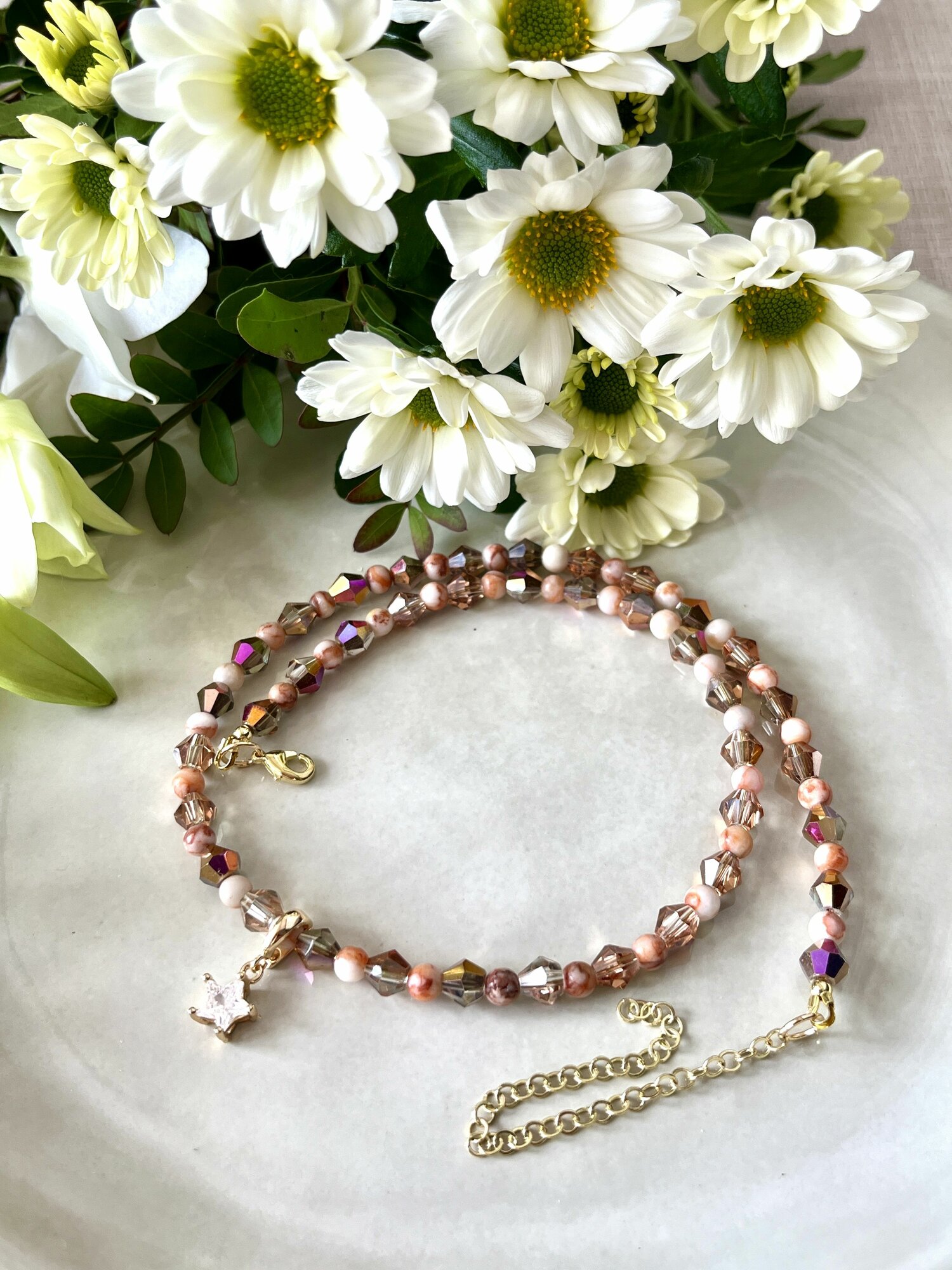 Колье, стекло, металл, яшма