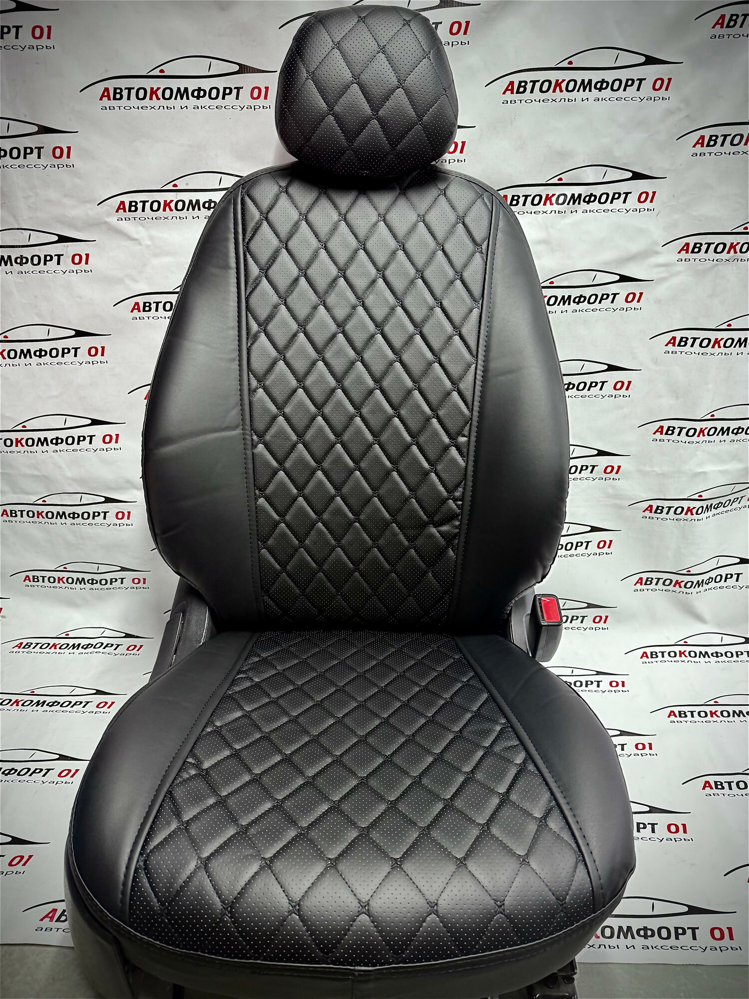 Комплект чехлов ELITE для LADA Niva 3-х дверн. (Urban/Legend) с 20г. Экокожа, ромб, черный, черная строчка бабочка.