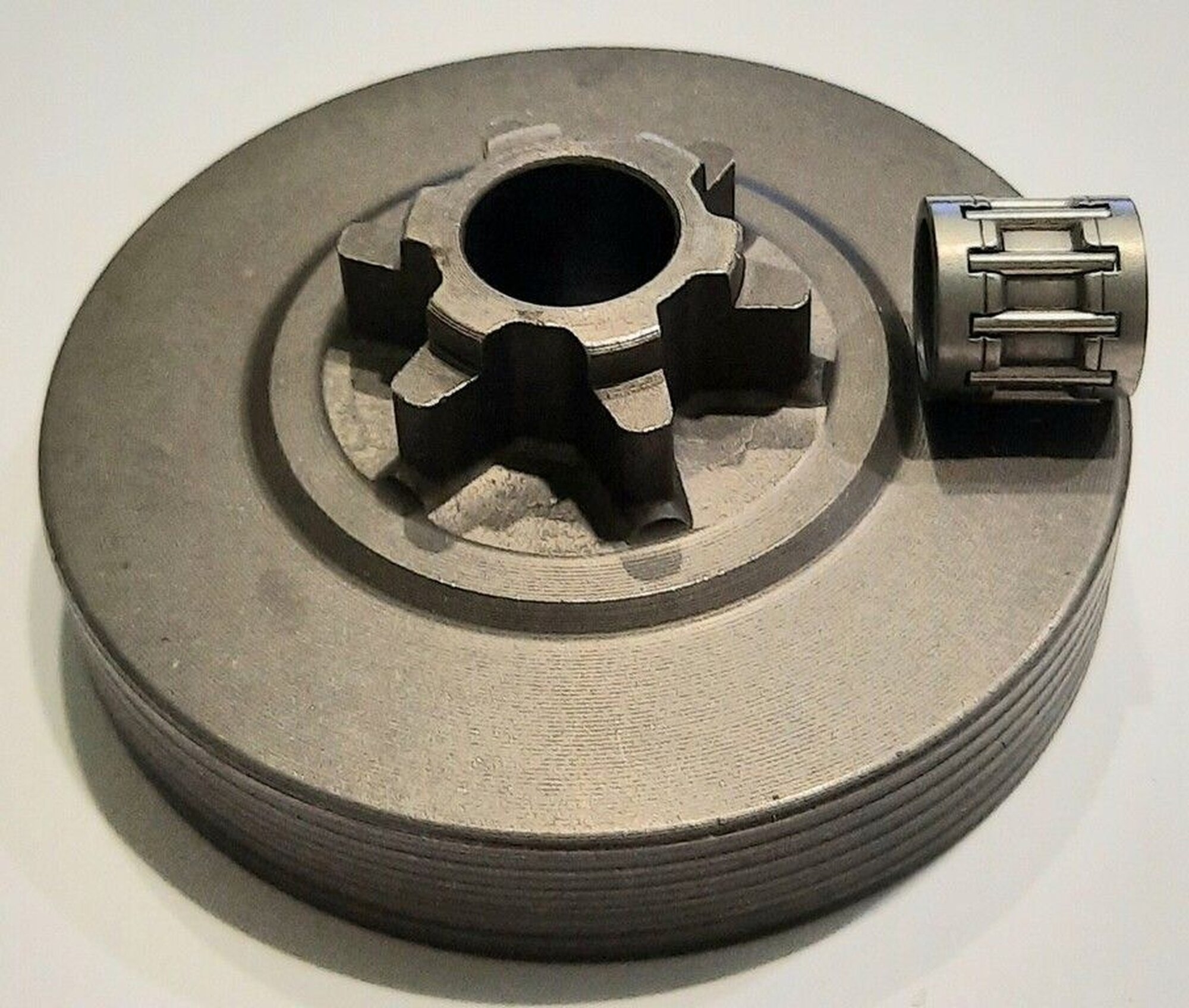 Звездочка ведущая для бензопилы Champion 137, 142, 237, 241 и Интерскол ПЦБ-14/37Л, ПЦБ-16/40Л