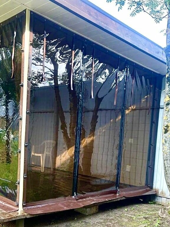 Мягкое окно(дверь) две молнии в центре, 235 см (в) х110см (ш) с поворотными скобами- для беседки, веранды, террасы (тонированное, серая окантовка)