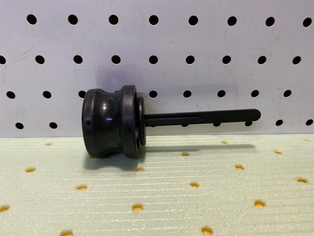 Щуп масляный бачка гура грузовиков SCANIA P R G 4 И 5 серии (скания)