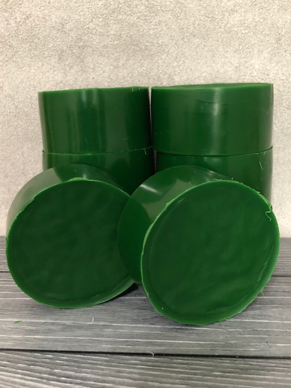 Воск пчелиный, натуральный, ароматный, цветной, зелёный, 1кг. Отличный вариант для изготовления свечей.