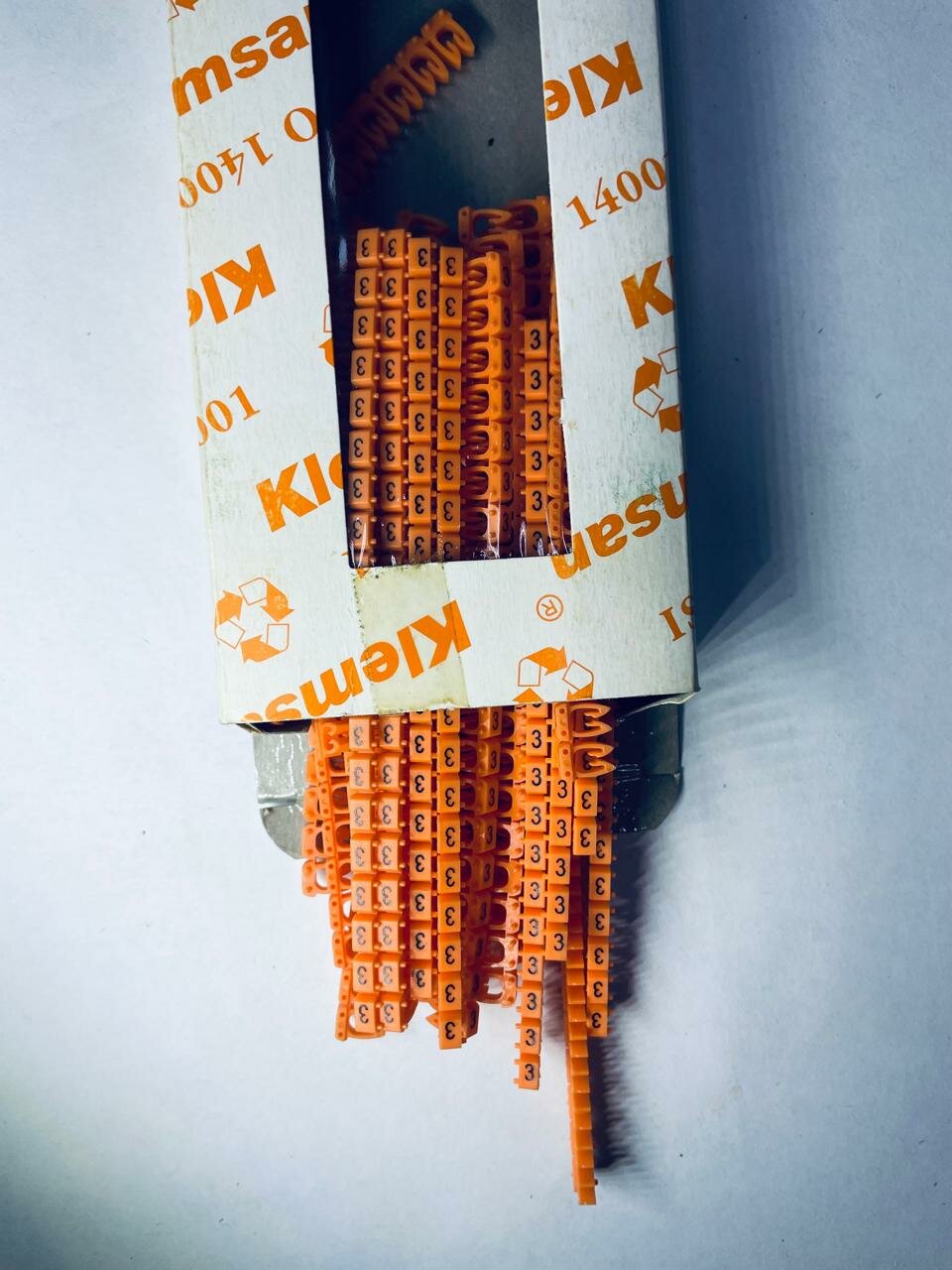 Klemsan Маркировка кабеля KE2 (1,5.2,5 мм. кв.) '3' уп (500шт) 518003