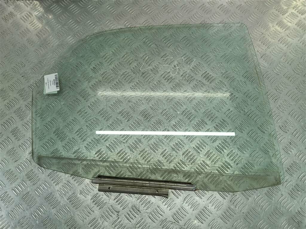 Стекло двери заднее правое Б/У для SUZUKI SX4 I рестайлинг (2009—2014) 8454180J01