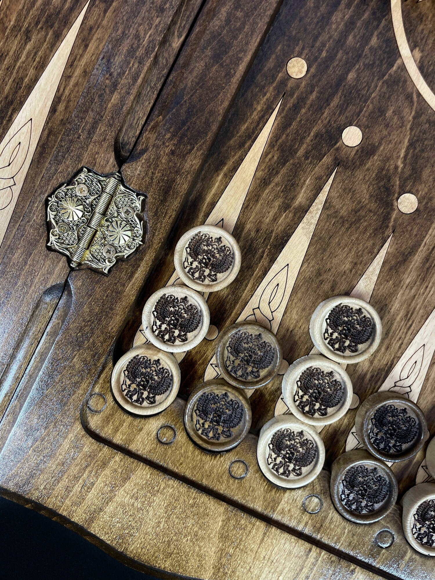 Фишки для нард и шашек резные деревянные "Герб России"