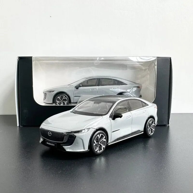 Модель автомобиля Mazda EZ-6 1:43