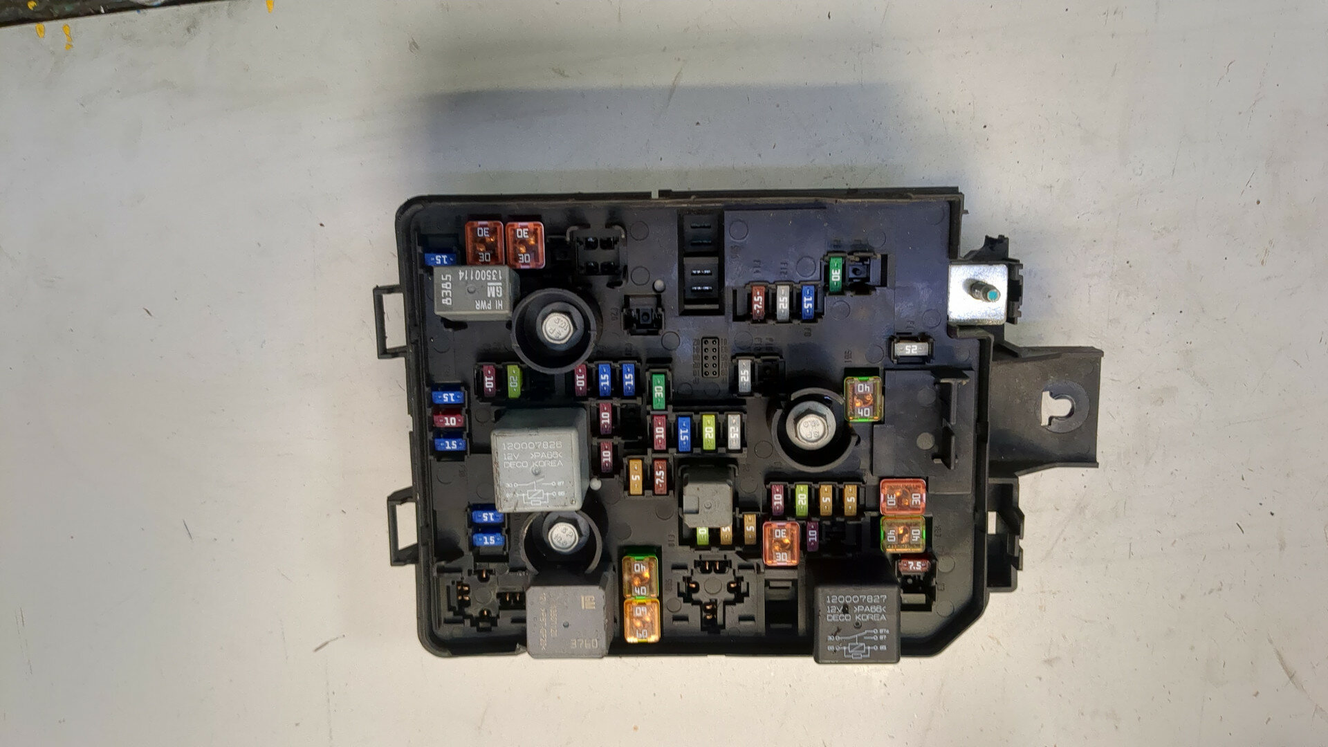 Блок предохранителей Opel Mokka Б/У