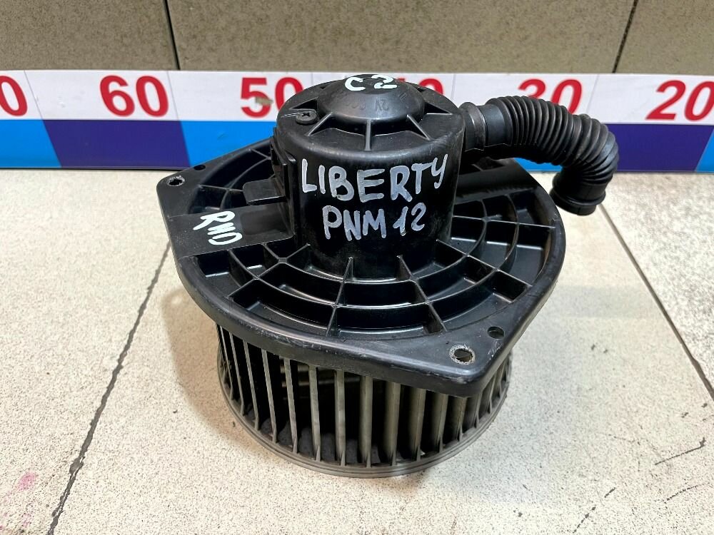 Моторчик отопителя Nissan Liberty 272202J003