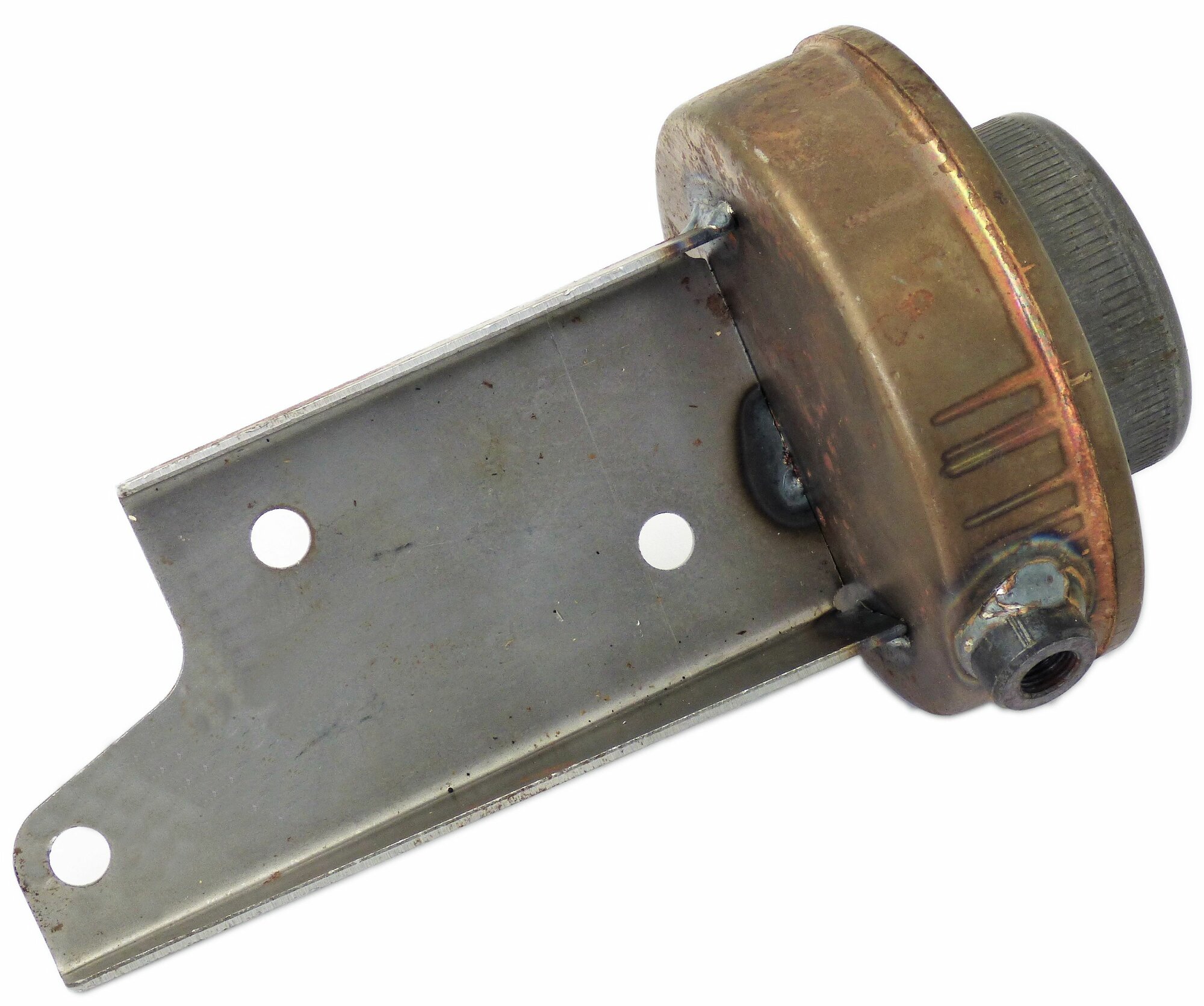 Бачок с пробкой для э/ф подогревателя 242-3707220, для двигателя д-242, для колесных тракторов и экскаваторов марки МТЗ