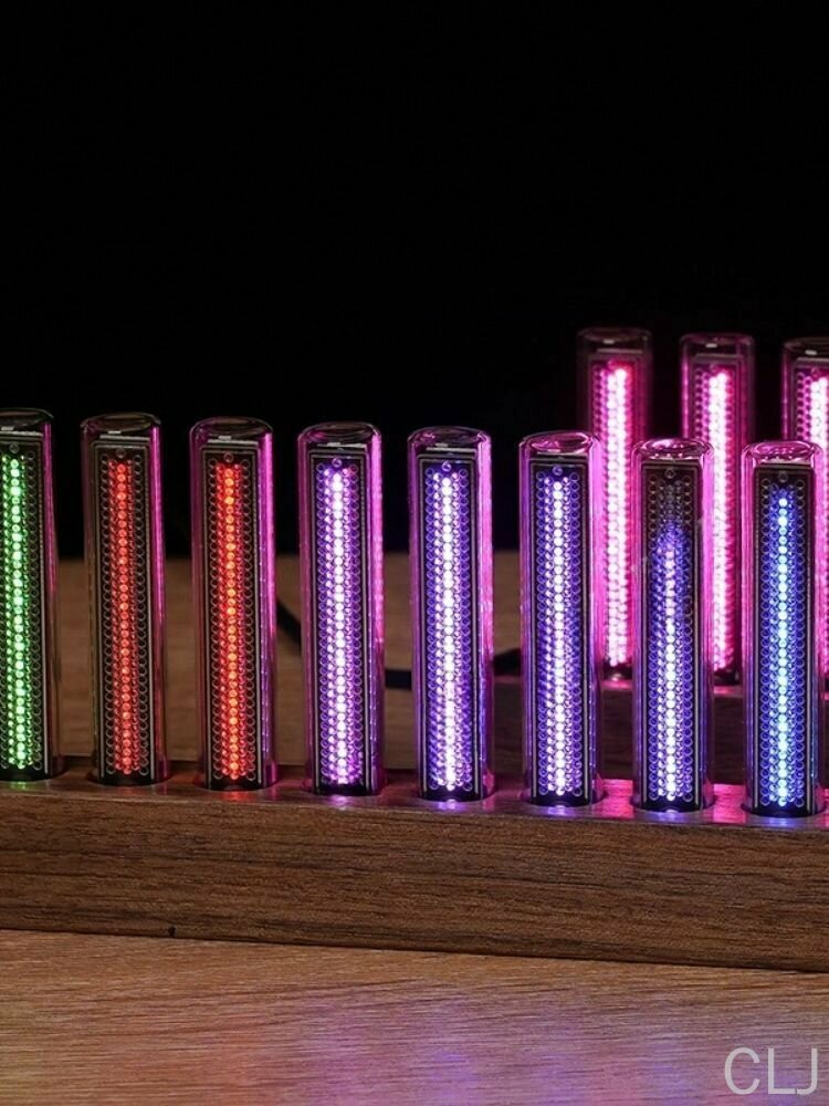 Музыкальная лампа с RGB-подсветкой и звукоснимателем