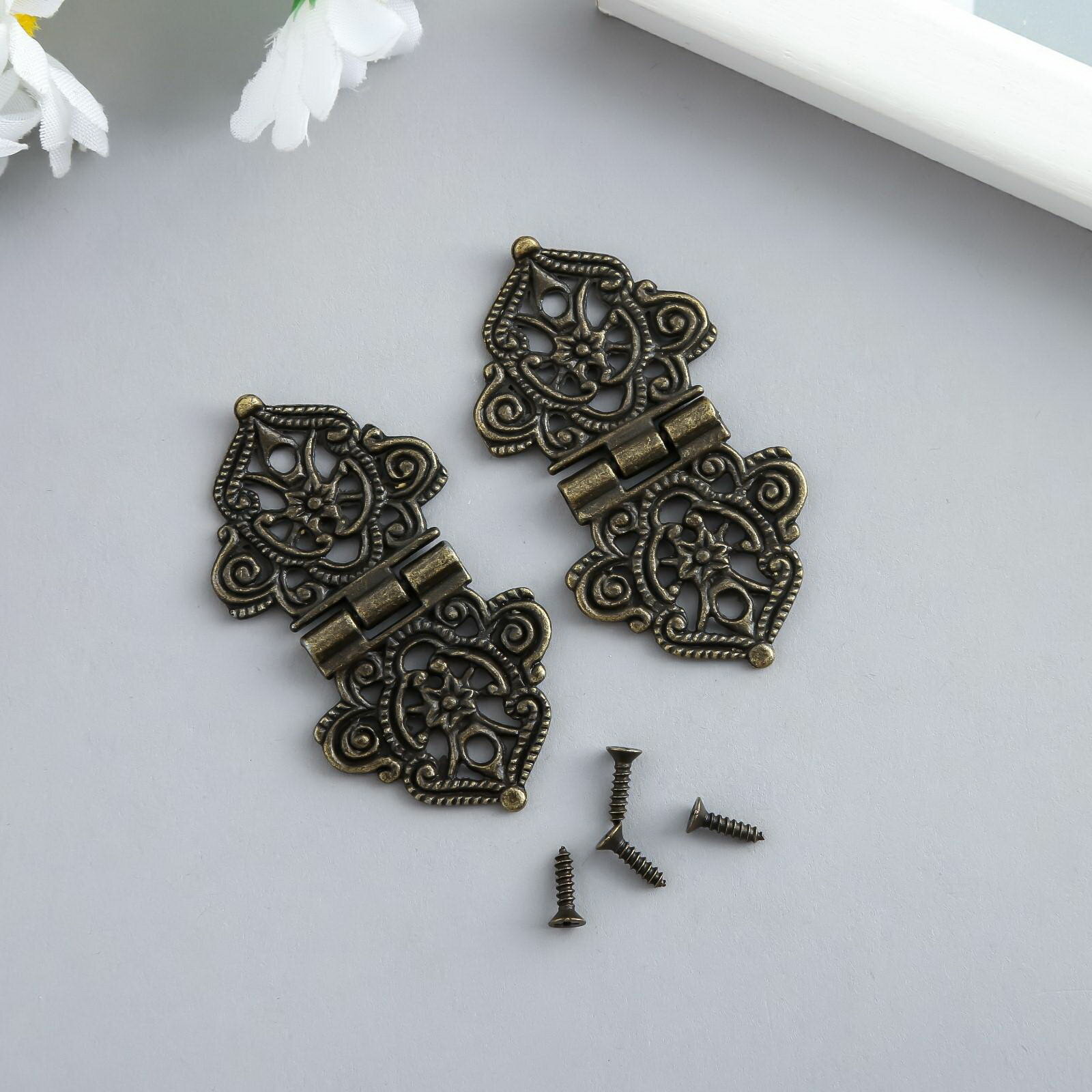 Петля для шкатулки с крепежом металл "Узорная с цветами", под бронзу, 5.3x2.8 см, 6 шт.