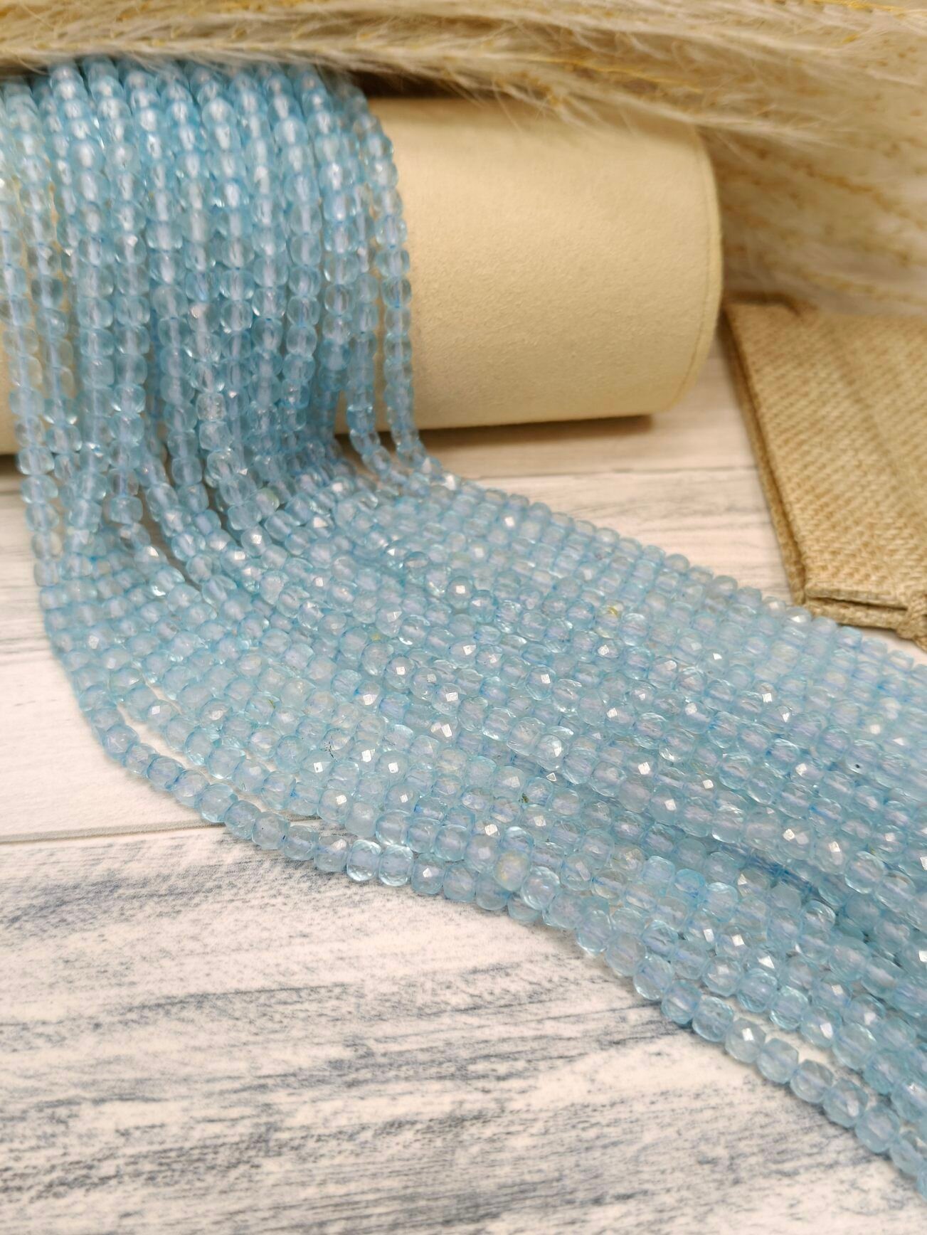 Бусины из натурального топаза для рукоделия А кубик граненый 4 мм (нить 19 см), Suntrim