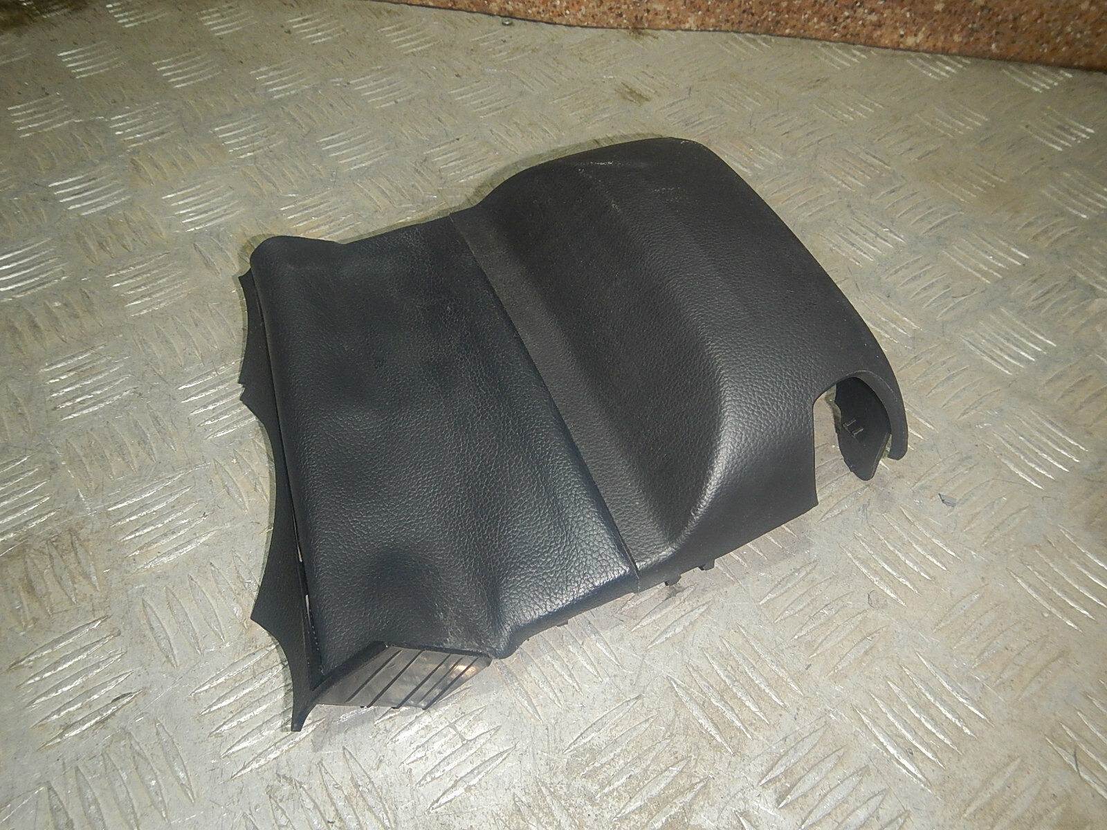 Б/У Кожух рулевой колонки верхний, Chevrolet (Шевроле)-CRUZE (09-) CHEVROLET CRUZE (09-15) Царапины 348083 GENERAL MOTOR...