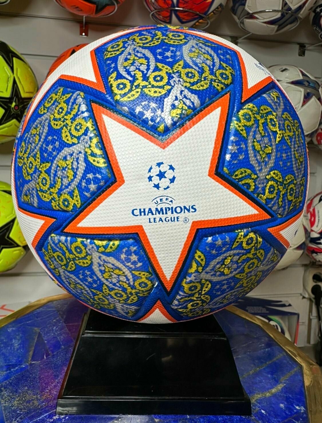 Футбольный мяч UEFA Champions League Istanbul, 5 размер, бутил, вес 420 г