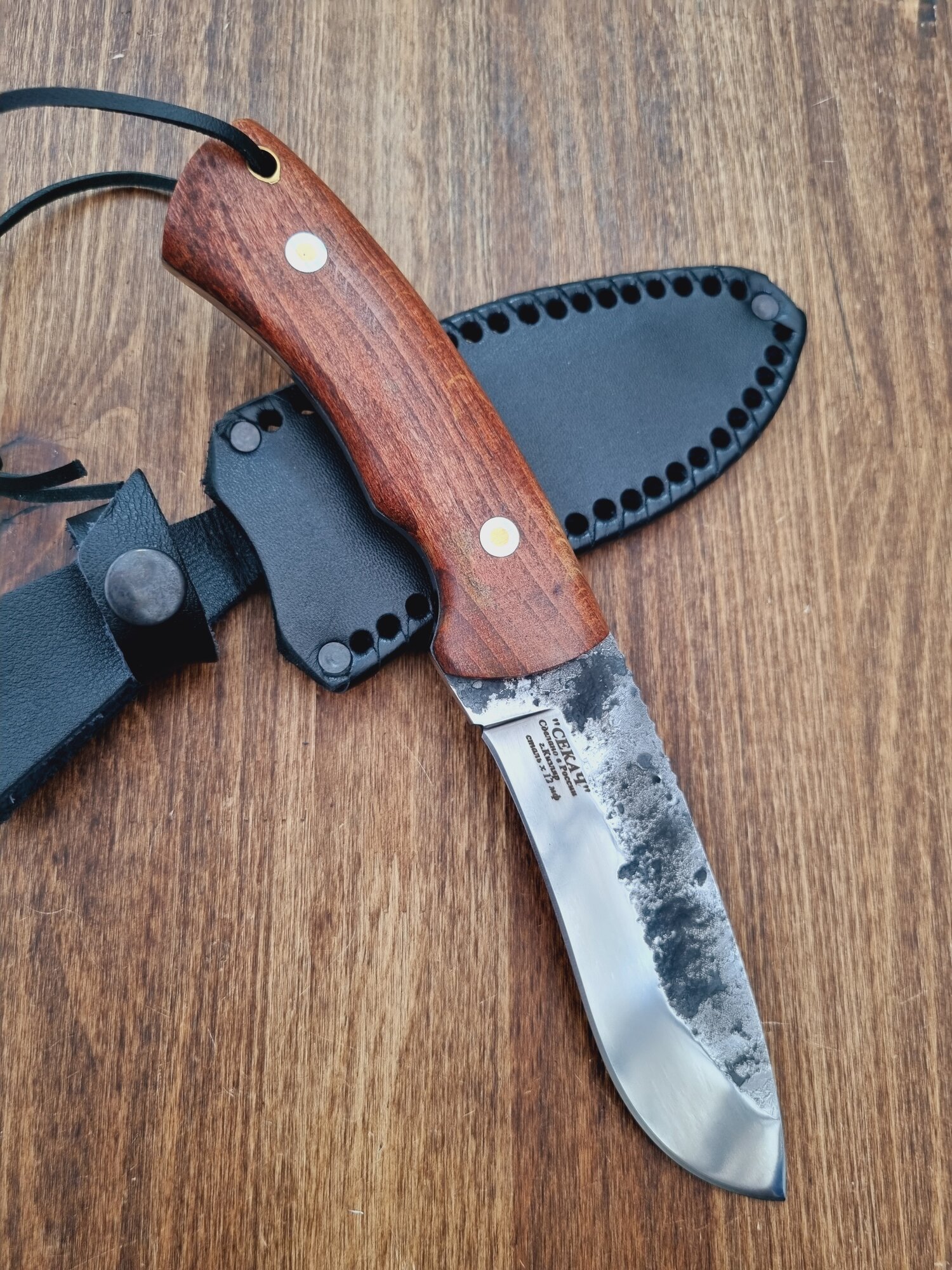 Туристический нож "Секач", кованая сталь Х12МФ, орех, кожаные ножны