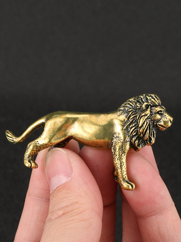 Металлическая латунная статуя-Лев
