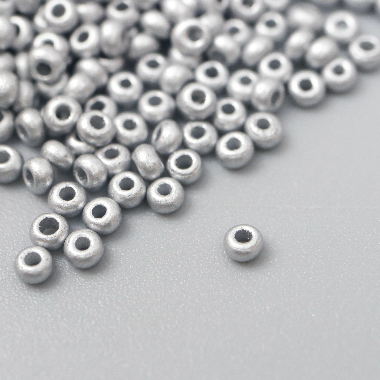 Бисер стекло 11/0 "Металлик. Серебро", 10 г, тип окрашивания: крашеное стекло, 4 шт.
