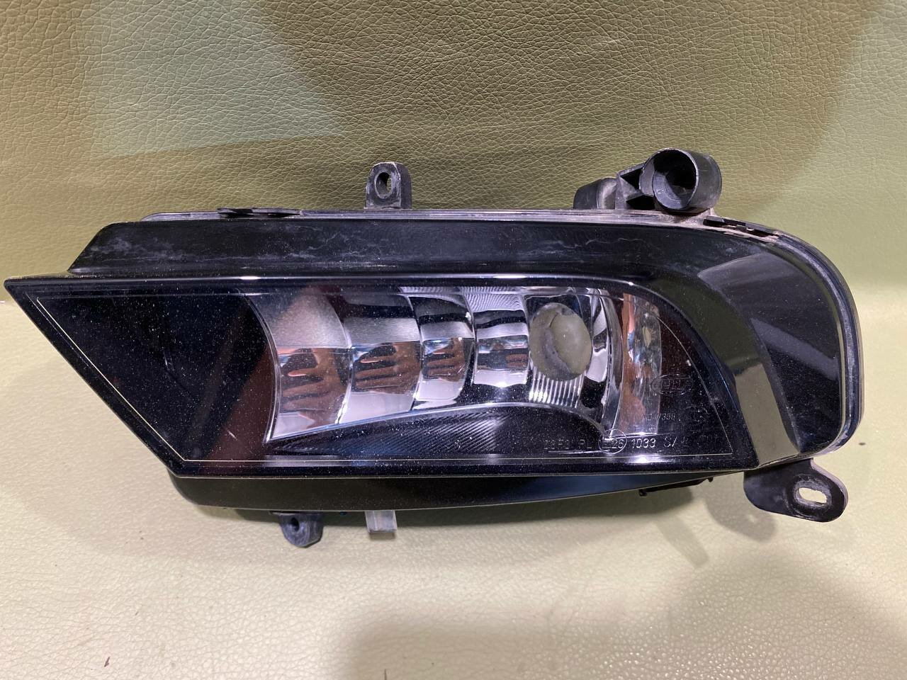 Фара противотуманная левая (галоген) для Audi A4 B8 (2011-15гг) 8K0941699B