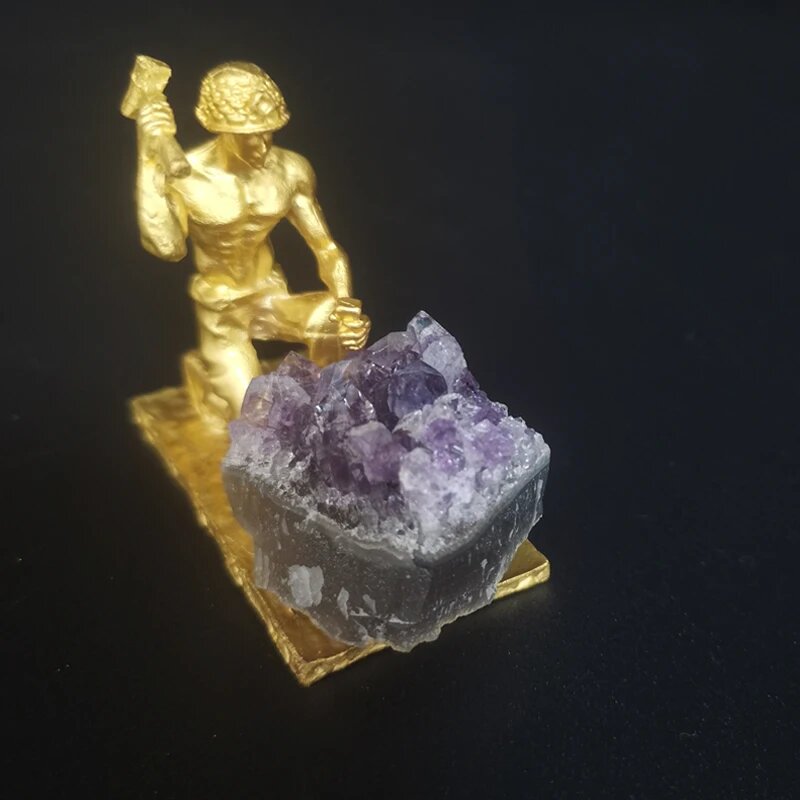 Фигурка шахтер JIUAN с кристаллами C