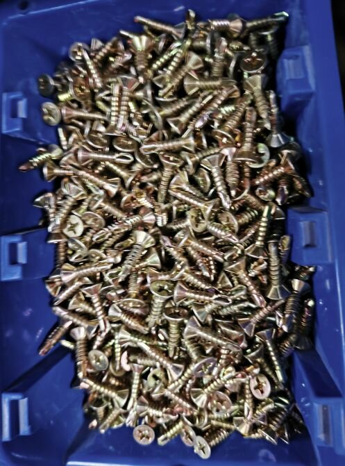 Саморезы ч/р Ж. Zn оконный (КНР) 3,9 х 19 (1 кг)