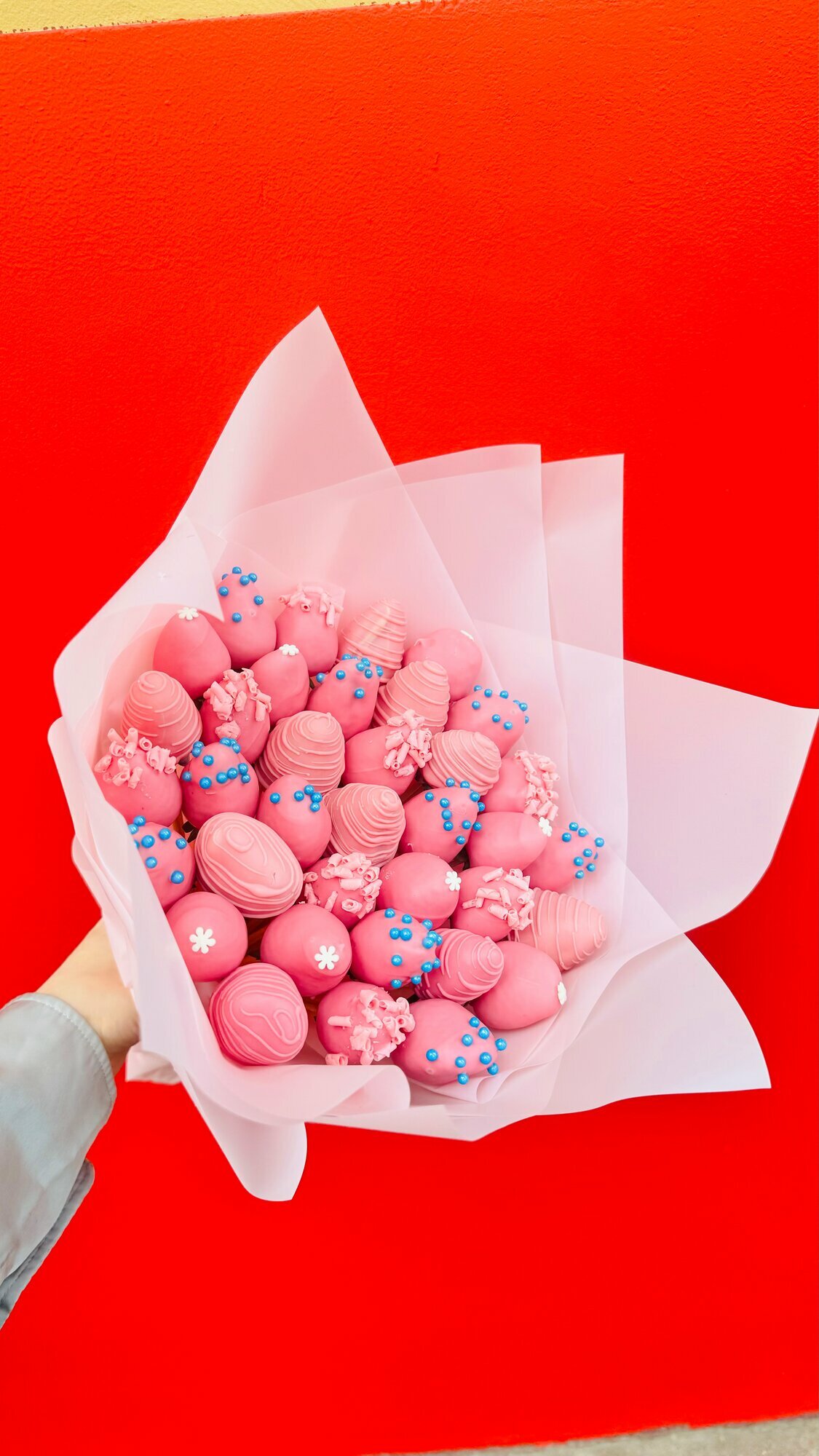 Букет из клубники в бельгийском шоколаде «StrawPink» (36 ягод)