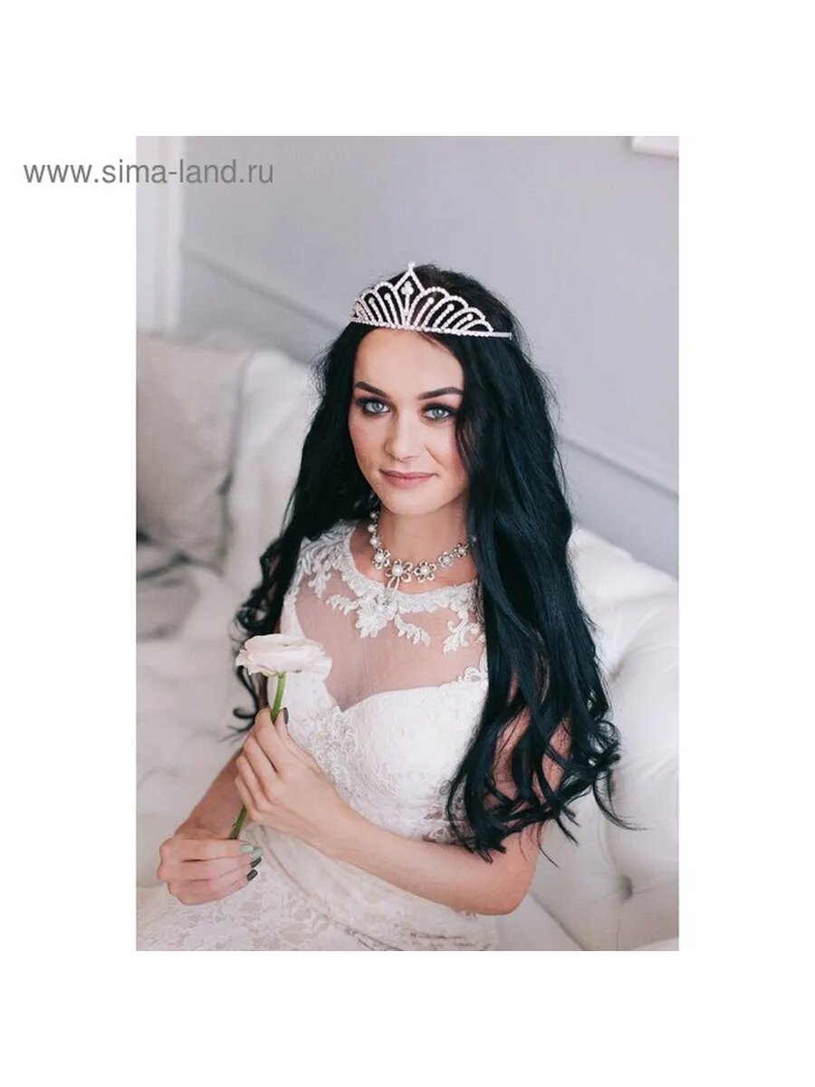 Элегантная серебристая диадема для праздничных образов