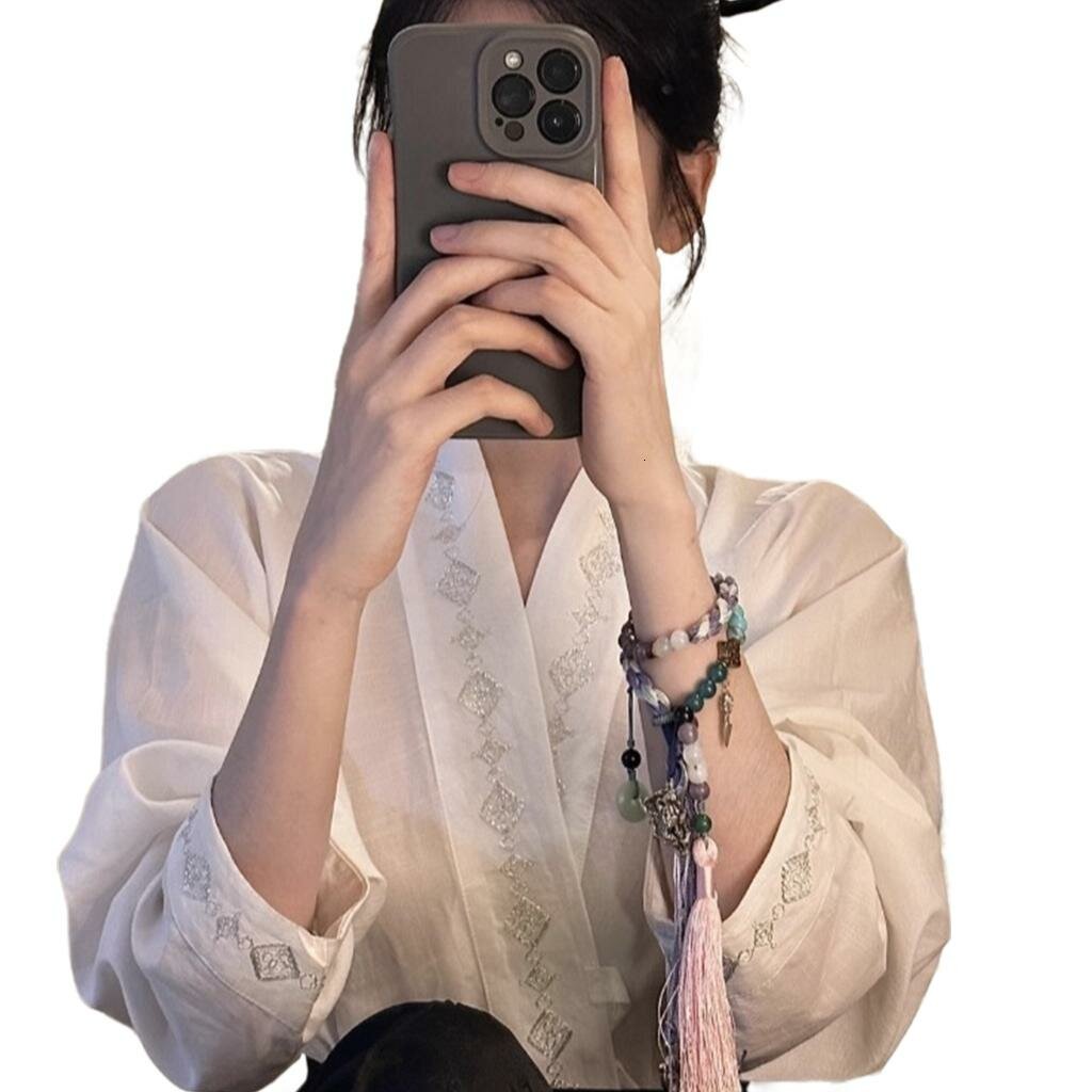 Китайский браслет из бусин