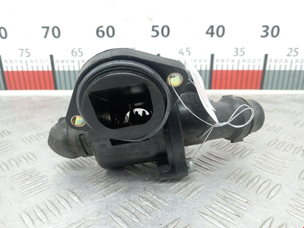 Корпус термостата Volkswagen Golf 6 06F121111F арт. 2220097