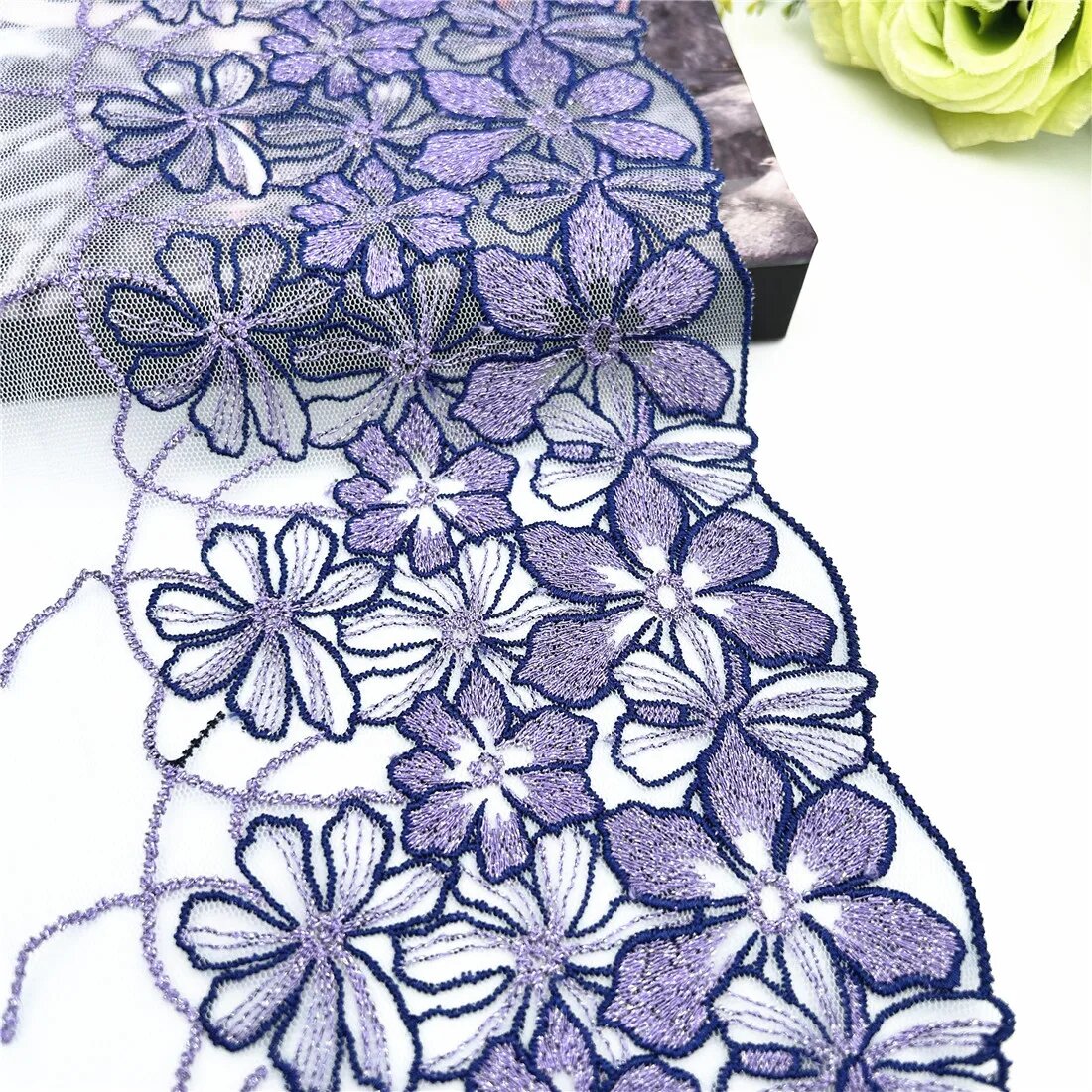 Кружево Vieruodis фиолетовое 18 см