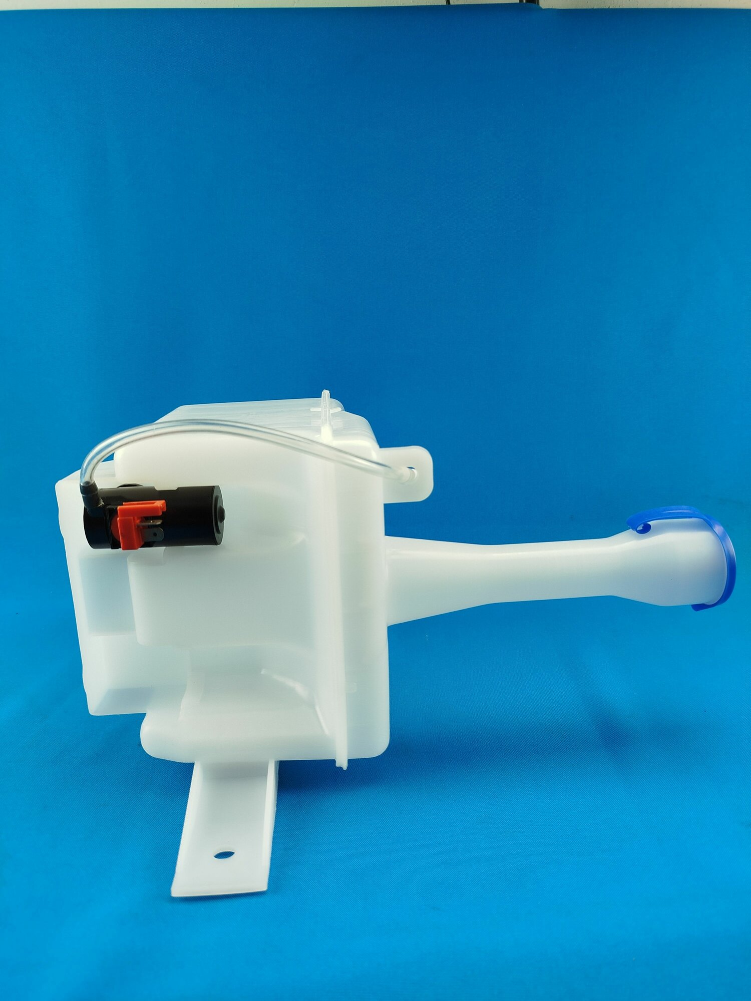 Бачок стеклоомывателя "AMD" для а/м Chevrolet Lanos (T100) 97->02