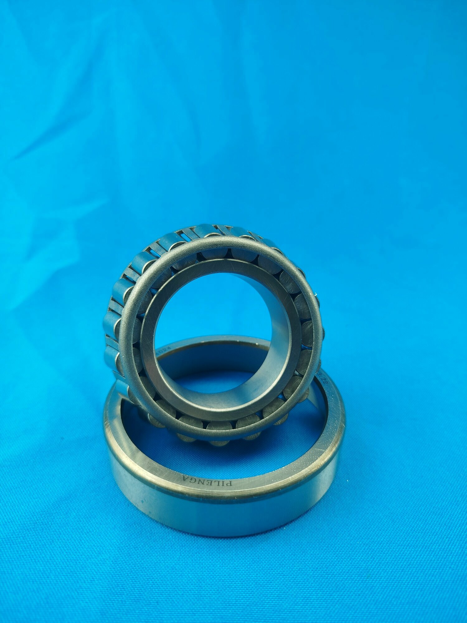 Подшипник ступицы "PILENGA" для автомобилей УАЗ 3151 3153 3303 3741 3909 3962 451 452 469 (пер/зад)