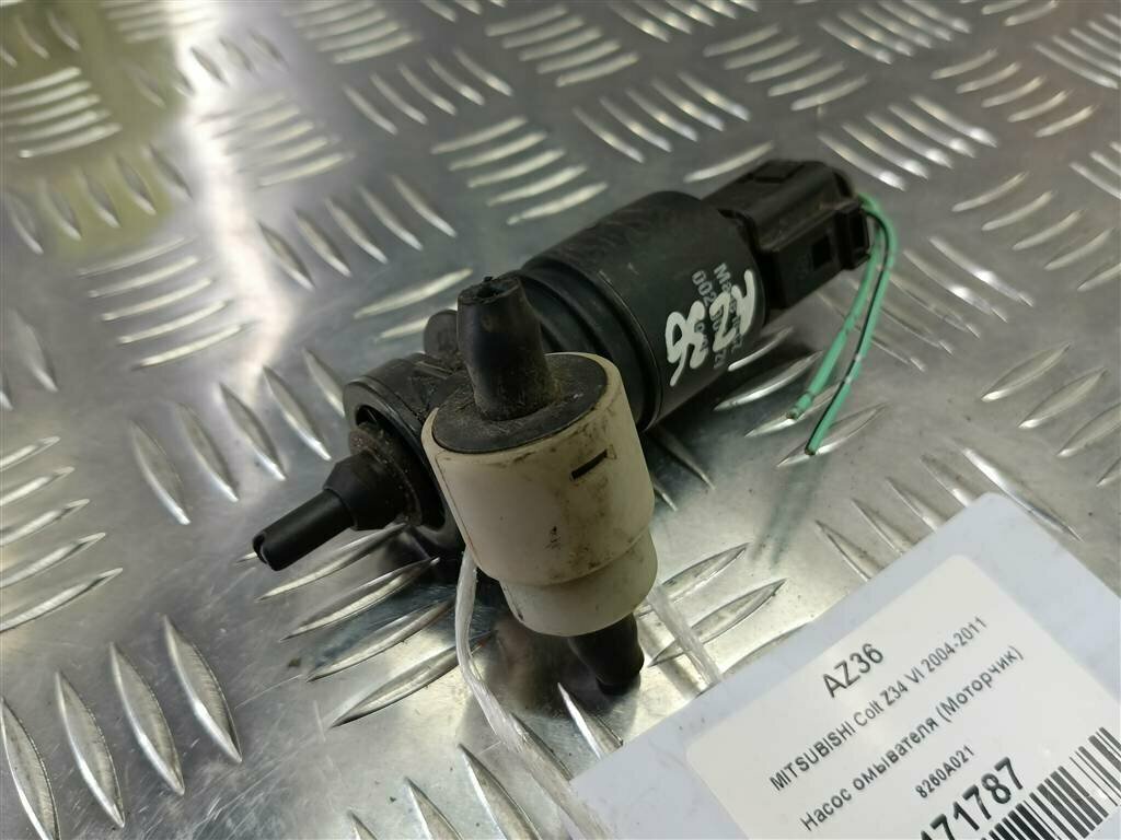 Насос омывателя (Моторчик) Б/У для MITSUBISHI COLT Z30 (2002—2012) 8260A021