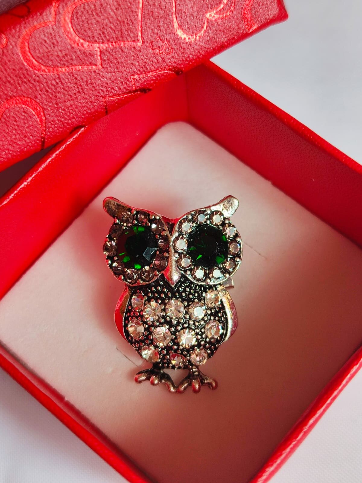 Брошь, стразы, стекло