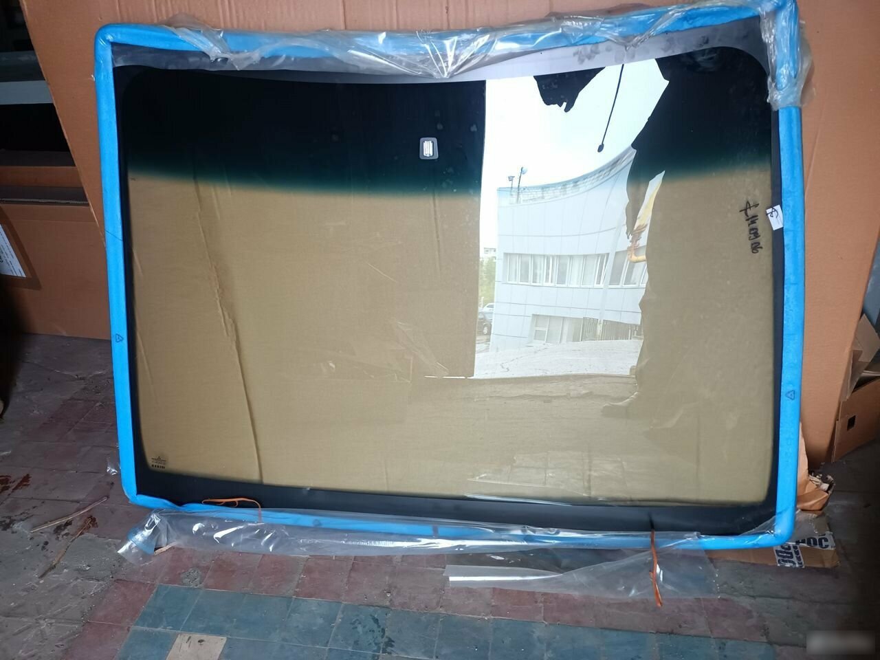 Стекло лобовое Митцубиси Кольт 6 mitsubishi colt V 6102A091