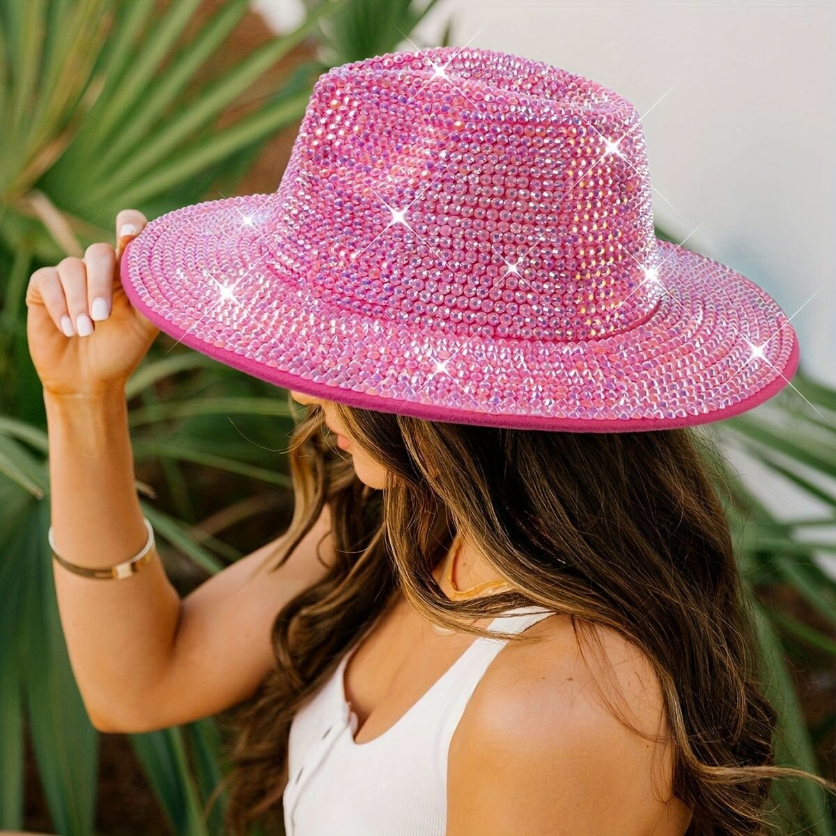 Шляпа "Трансграничная", с бриллиантами, розовая