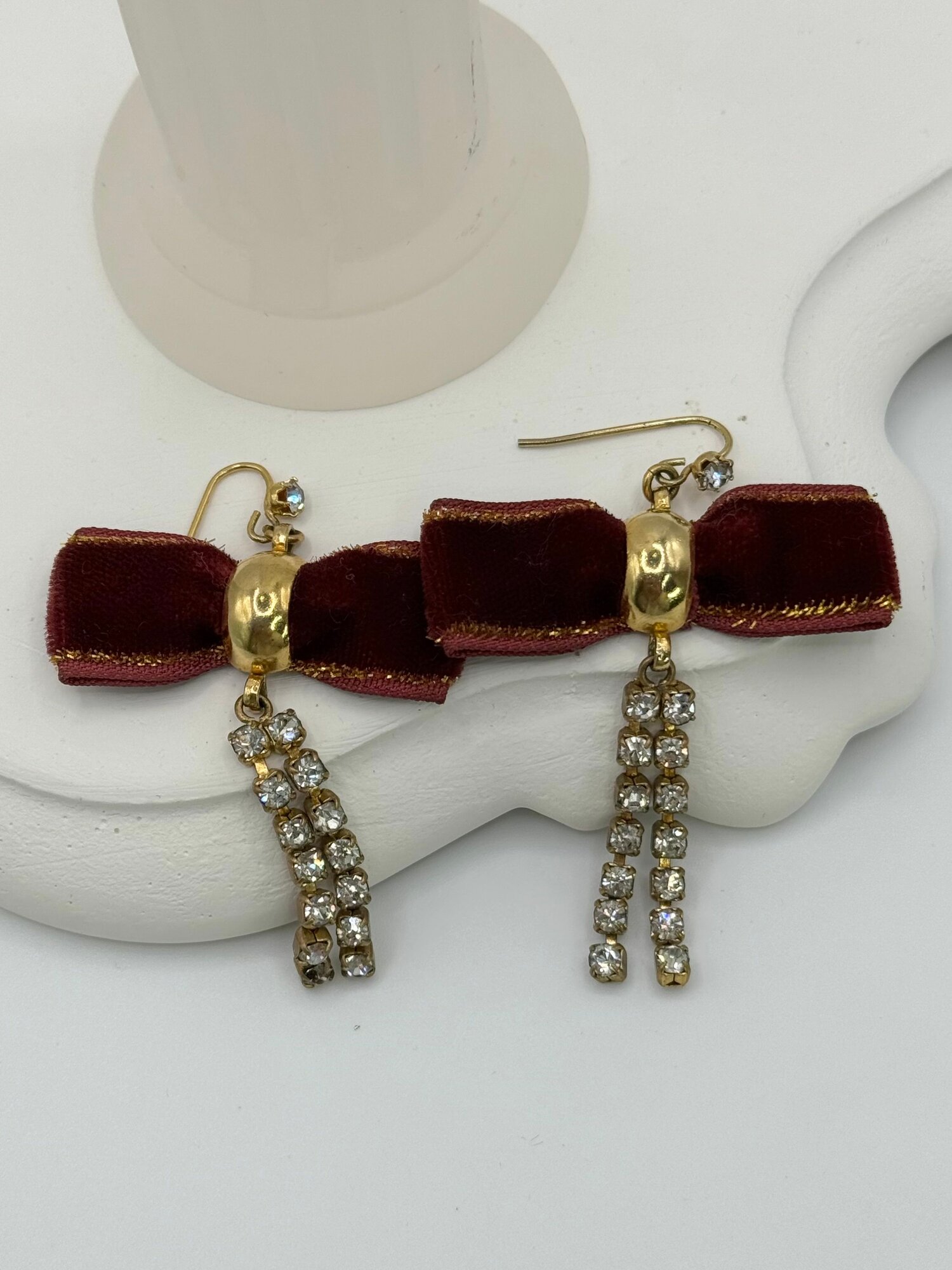 Винтажные серьги с бархатными вставками