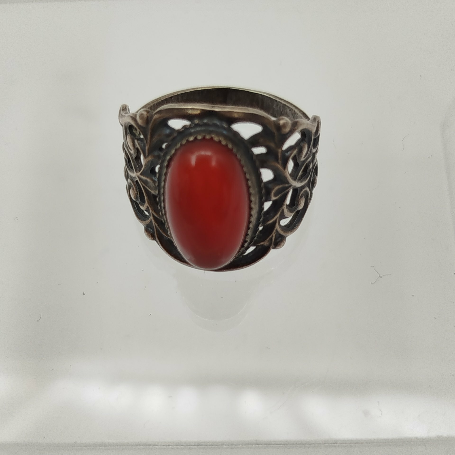 Кольцо со вставкой коричневого цвета (сердолик), металл, СССР, 1970-1990 гг.