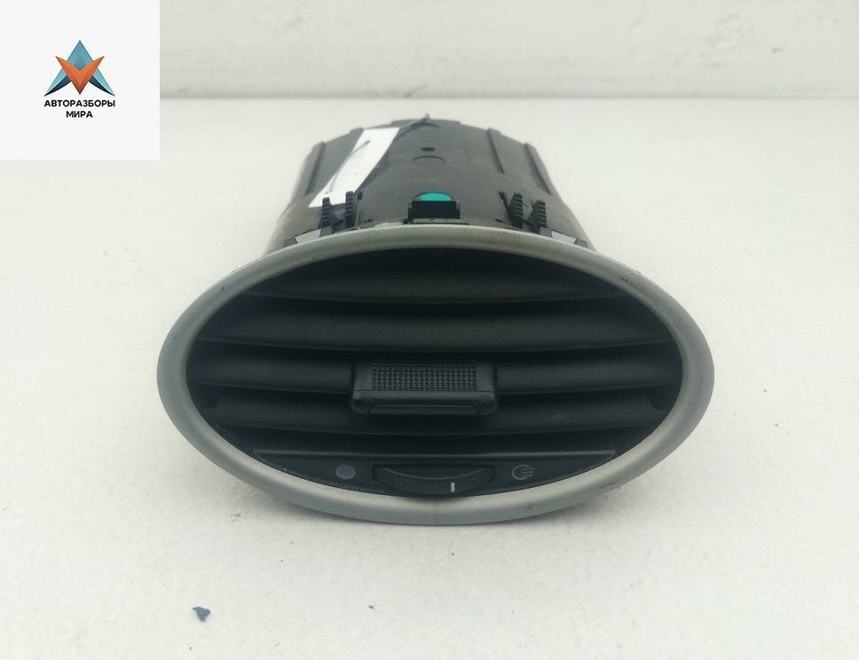 Дефлектор обдува салона Ford Focus 2 рест. 2009 4M51A014L21AE